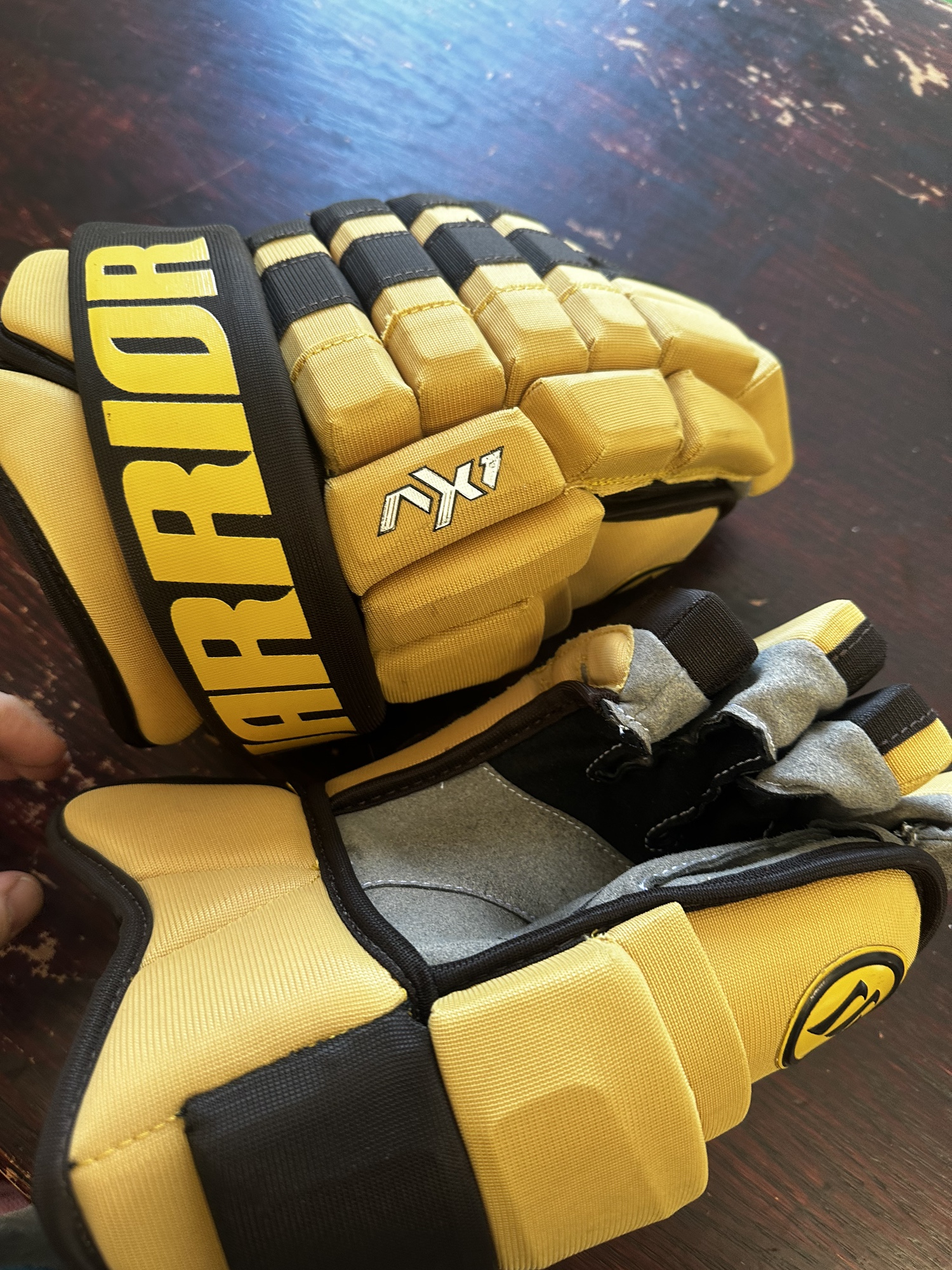 Cali Tan Customs Warrior 13" Pro Stock AX1 Pro Gloves | SidelineSwap