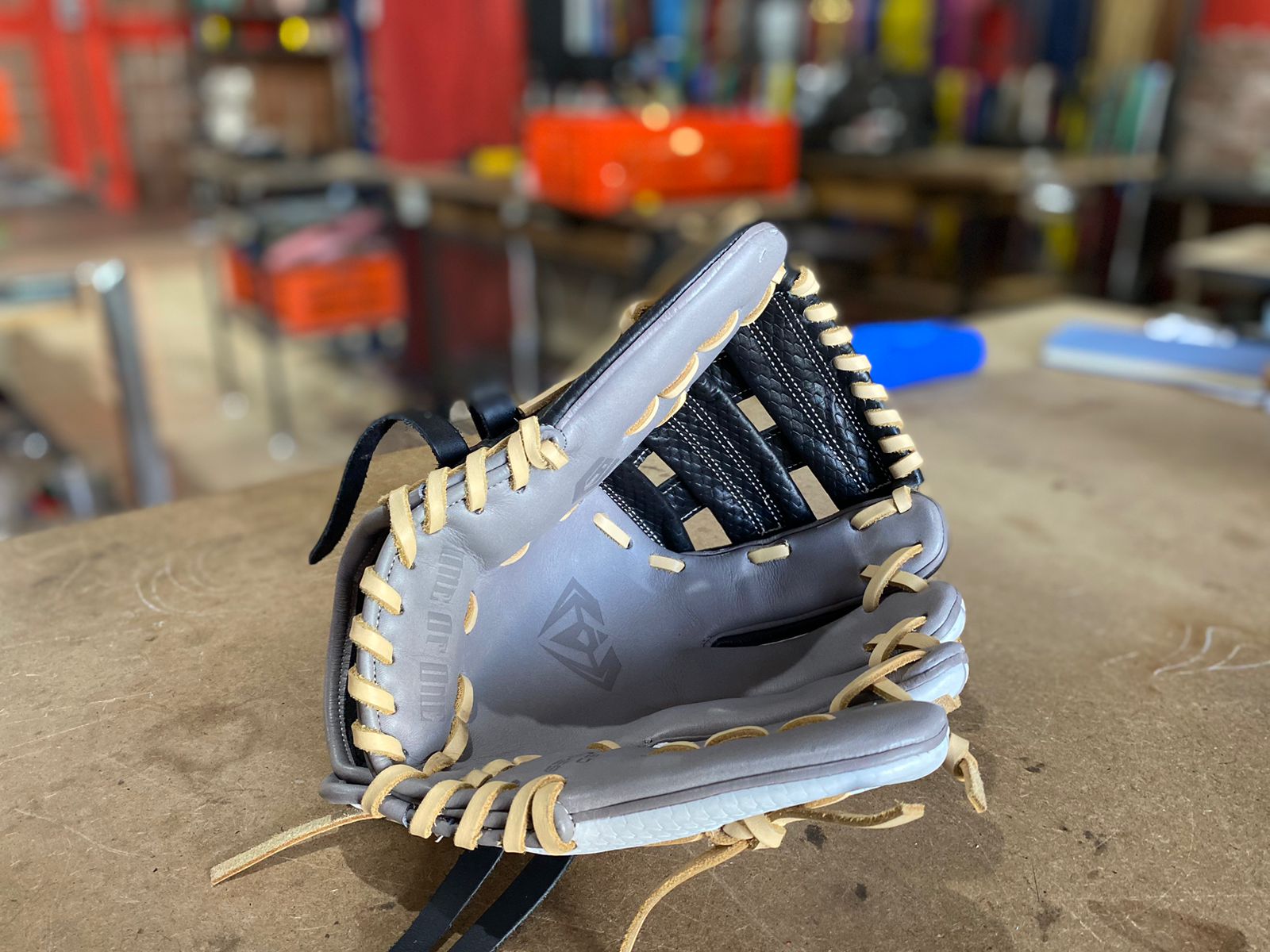 New Right Hand Throw Baseball Glove 11.5" | SidelineSwap