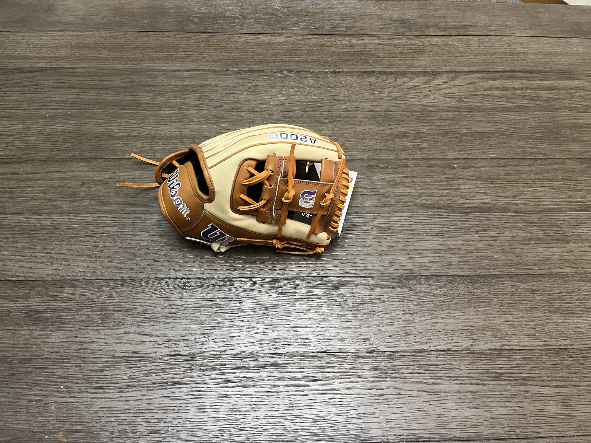 New Wilson A2000 SB22 11.75” I Web | SidelineSwap