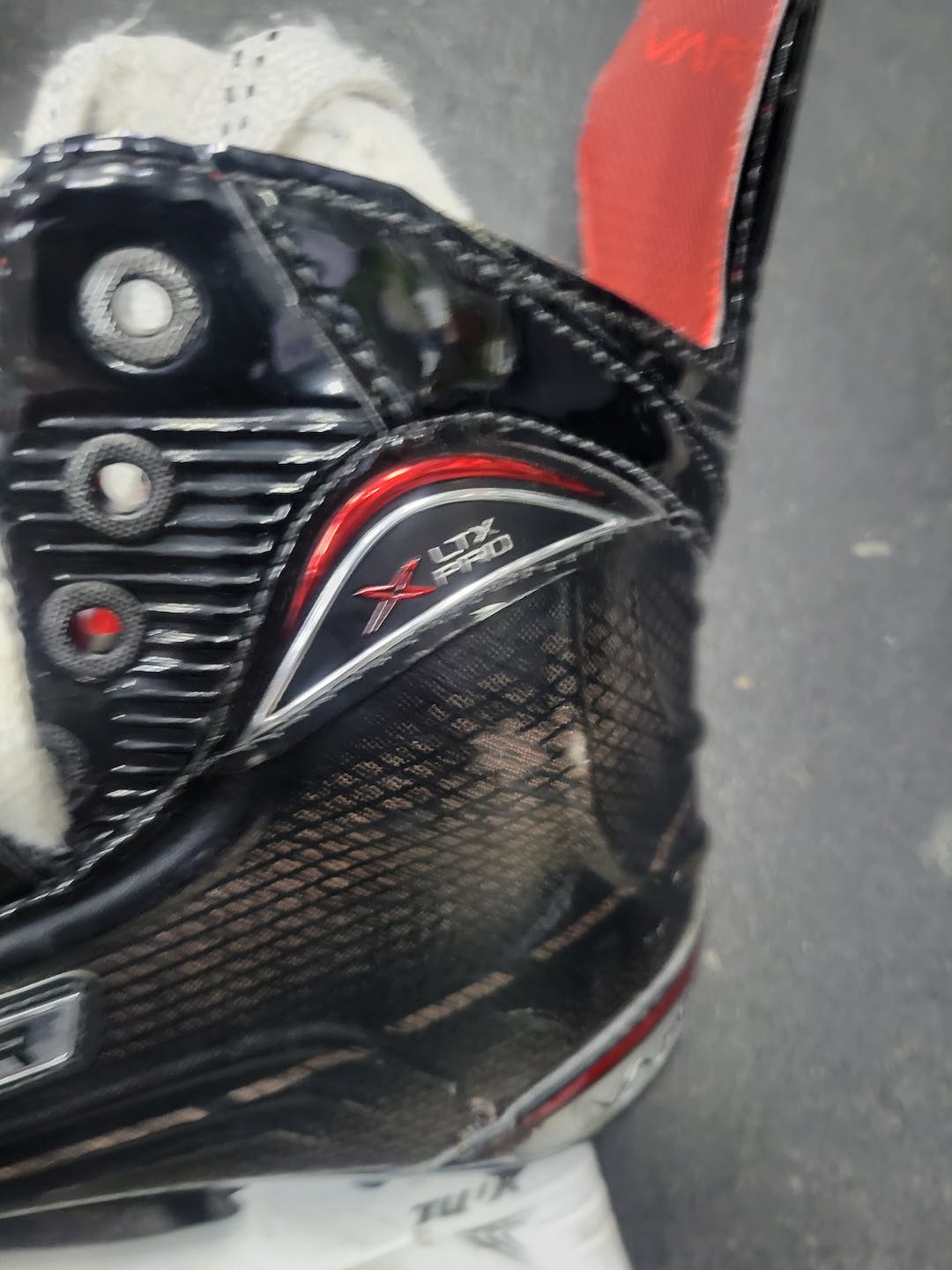 Used Bauer Vapor Ltx Pro Senior 5.5 Ice Hockey Skates | SidelineSwap