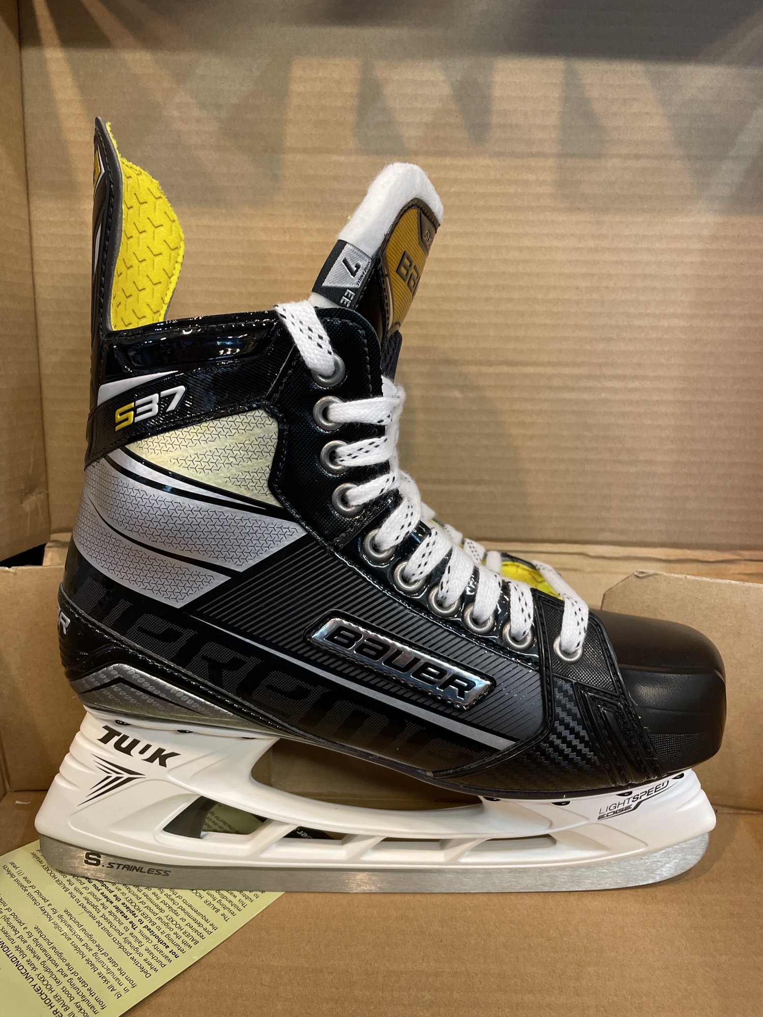 New Bauer Extra Wide Width Size 7 Supreme S37 Hockey Skates | SidelineSwap