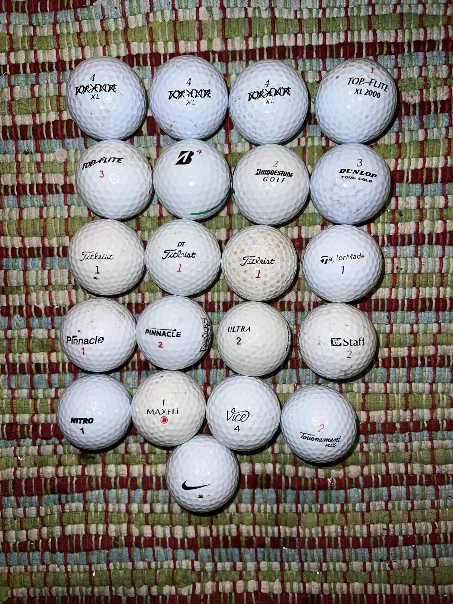 21 Pack (1 Dozen) Golf Balls | SidelineSwap