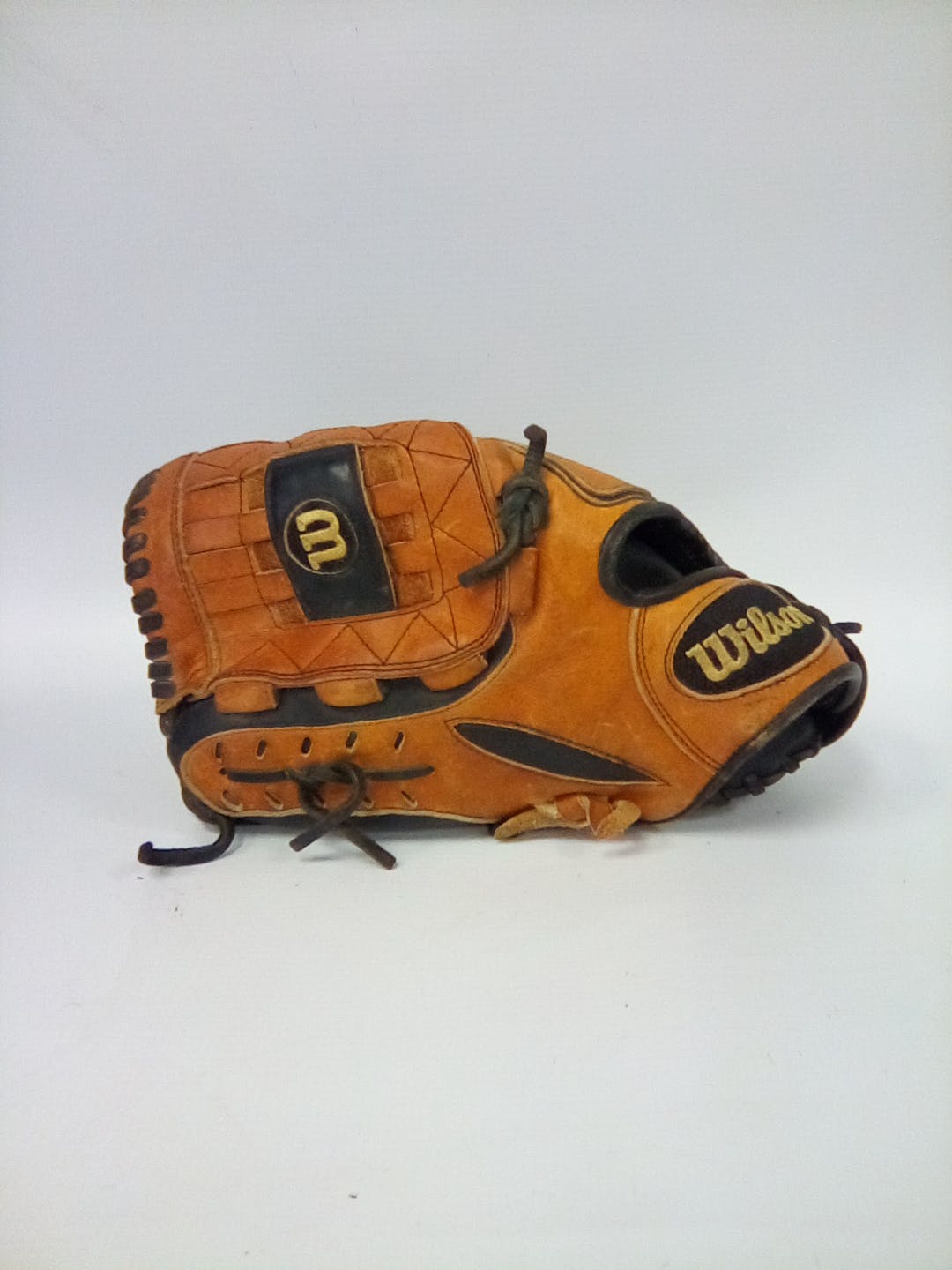 Used Wilson A3000 Exo 11 1 2" Fielders Gloves | SidelineSwap