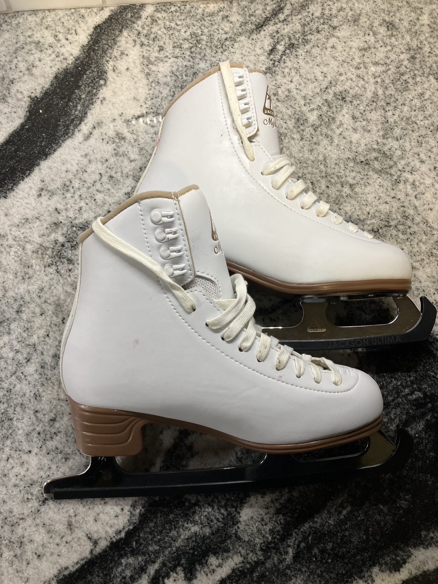 New Jackson Ultima Size 6.5 Figure Skates | SidelineSwap