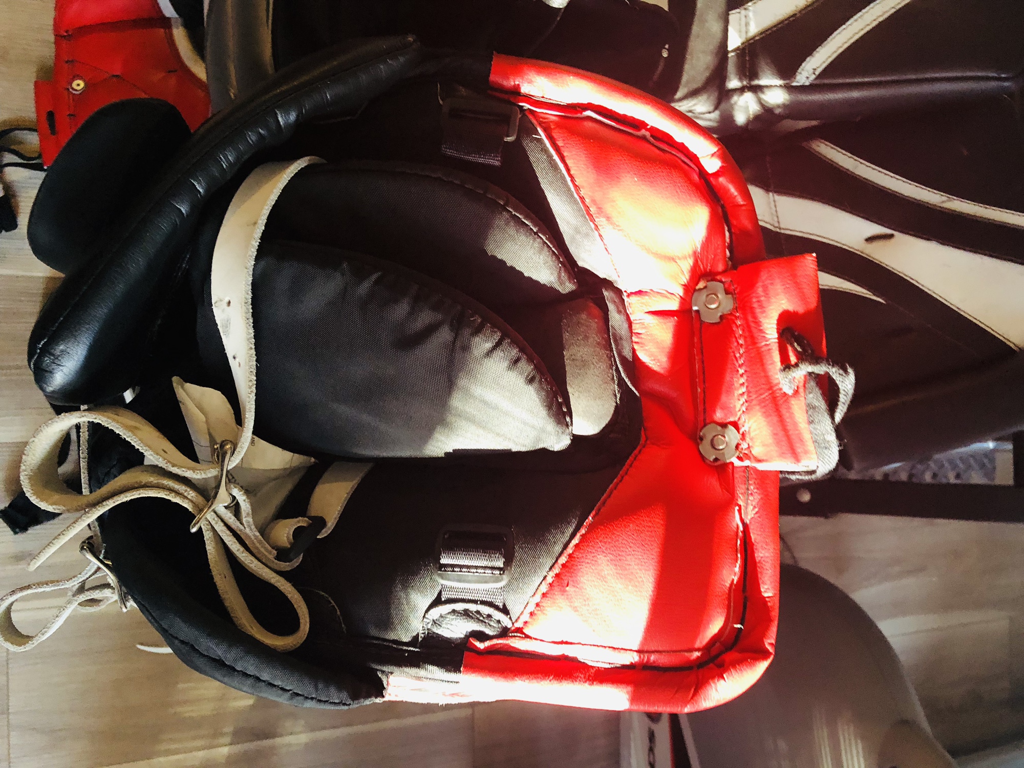 Itech Prodigy Pro Pads, 33 inch, mint condition | SidelineSwap