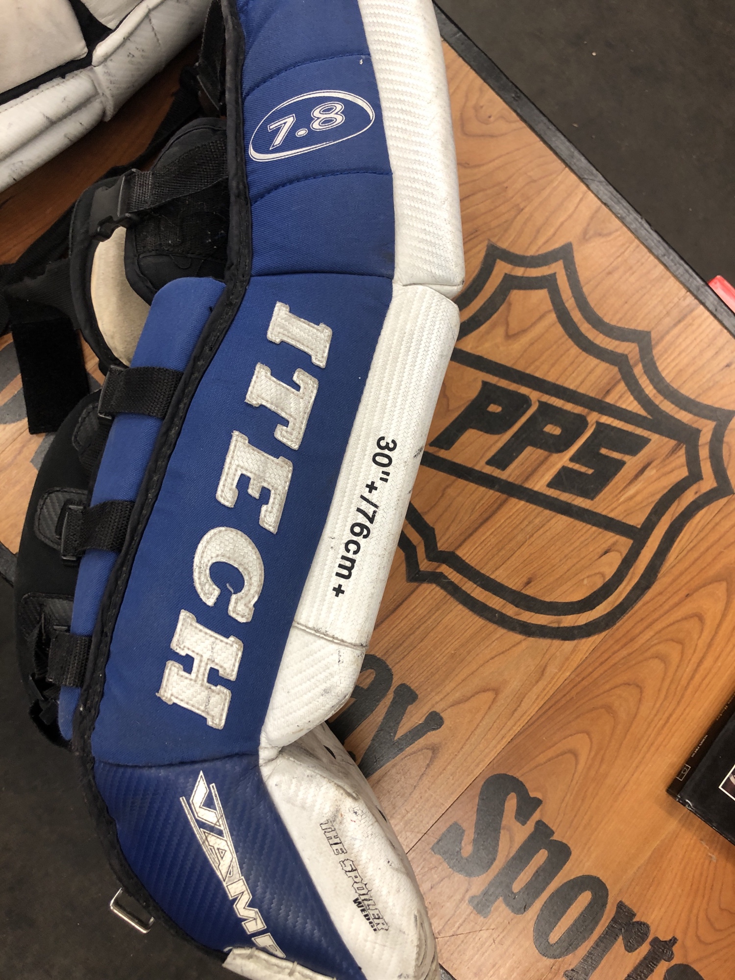 Used 30" Itech Vamp 7.8 Goalie Leg Pads | SidelineSwap