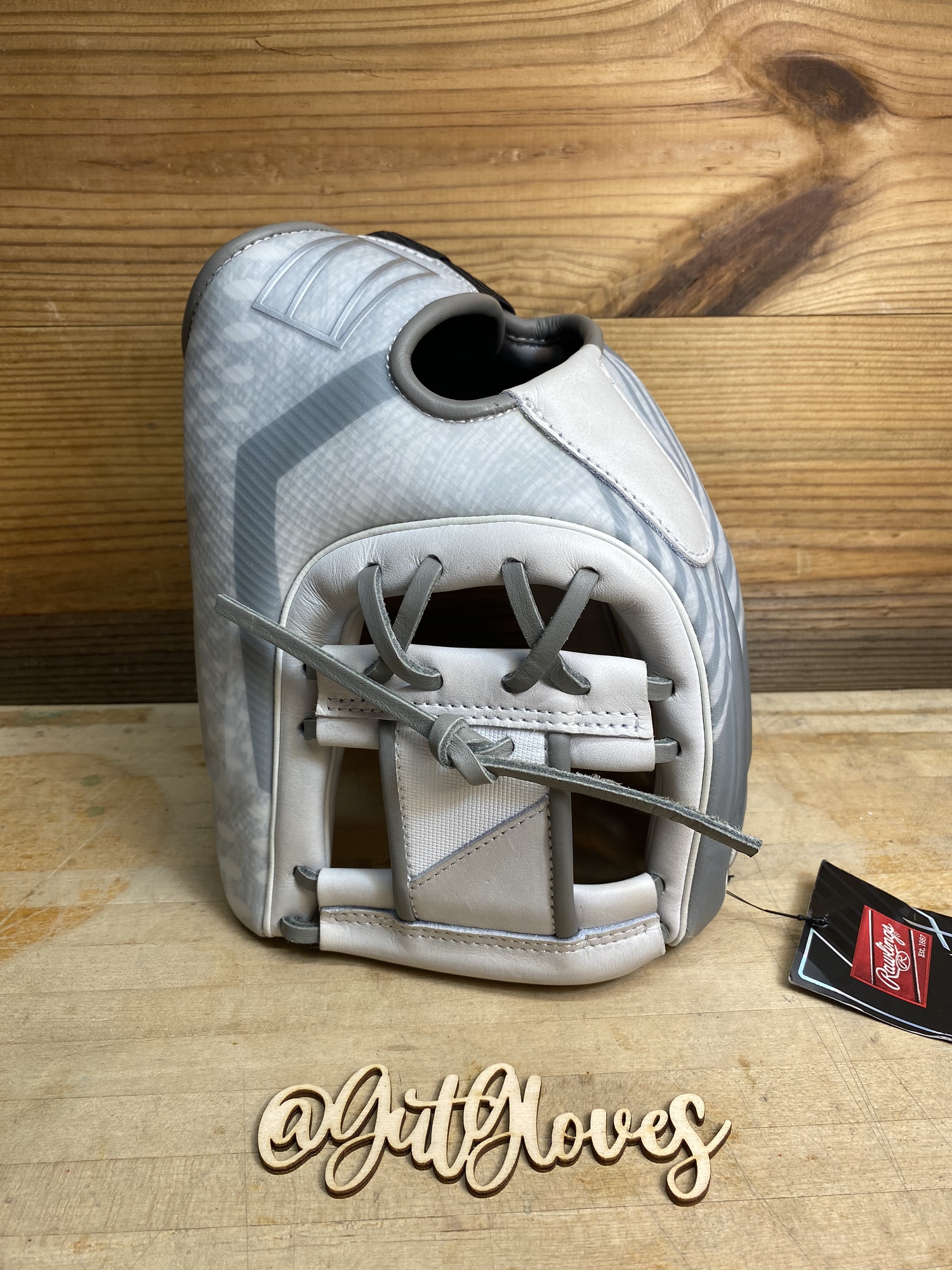 New Rawlings 11.75" REV1X | SidelineSwap