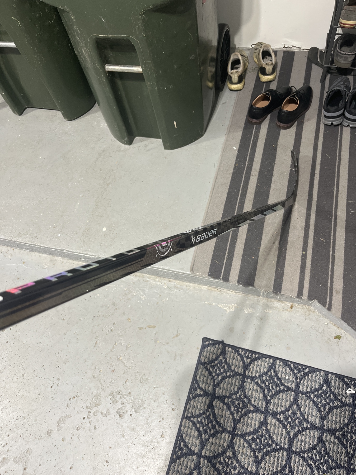 Bauer Agent Proto- R Stick 70 Flex P28 RH | SidelineSwap