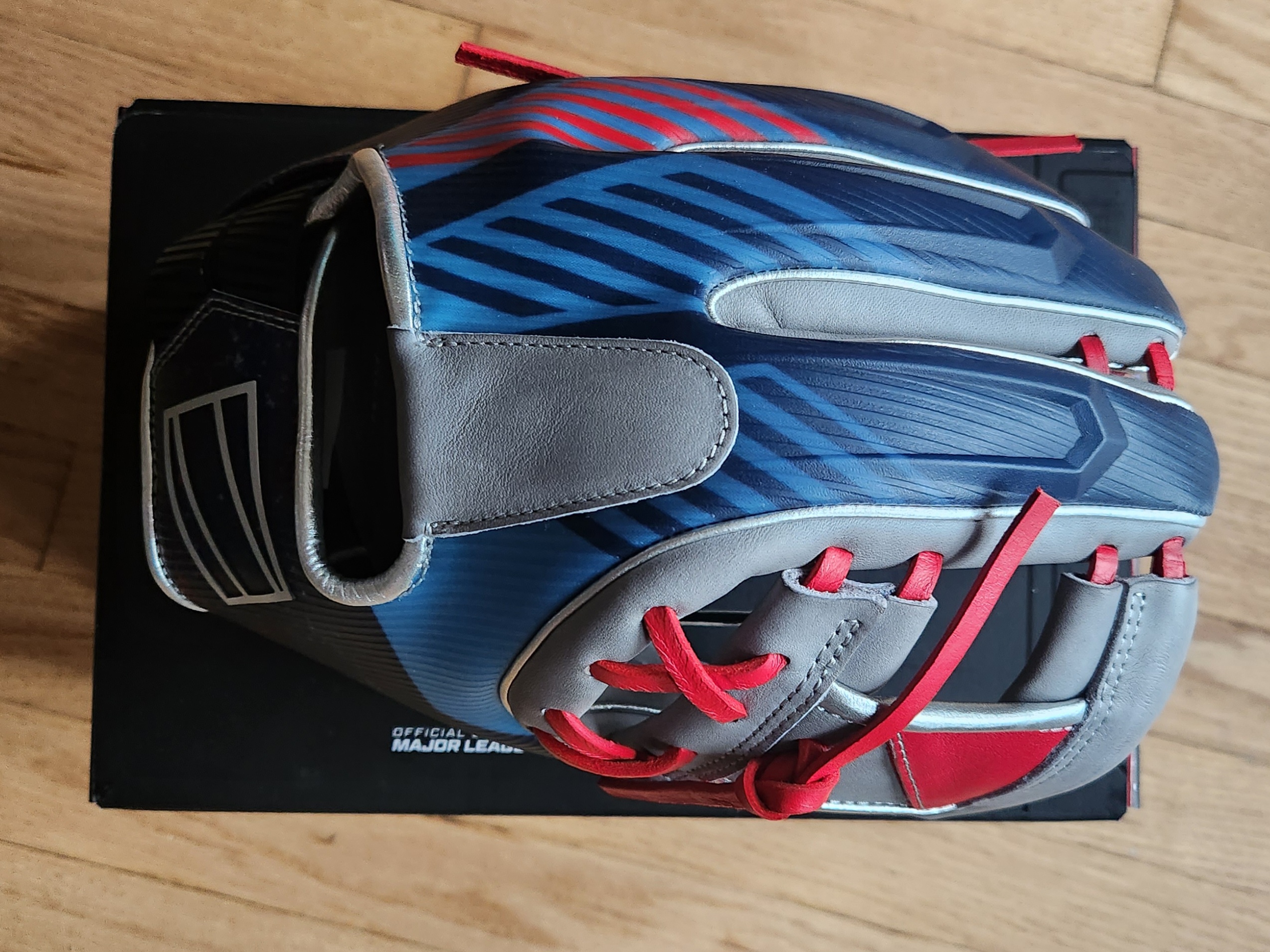 New Rawlings Right Hand Throw Infield REV1X Baseball Glove 11.5" | SidelineSwap