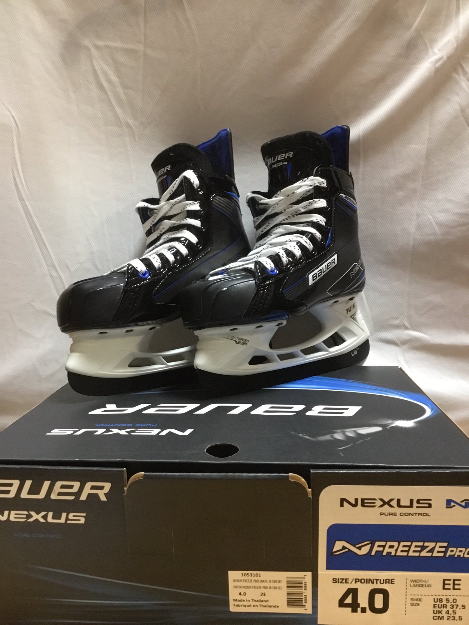 New Bauer Extra Wide Width Size 4 Nexus Freeze Pro Hockey Skates ...