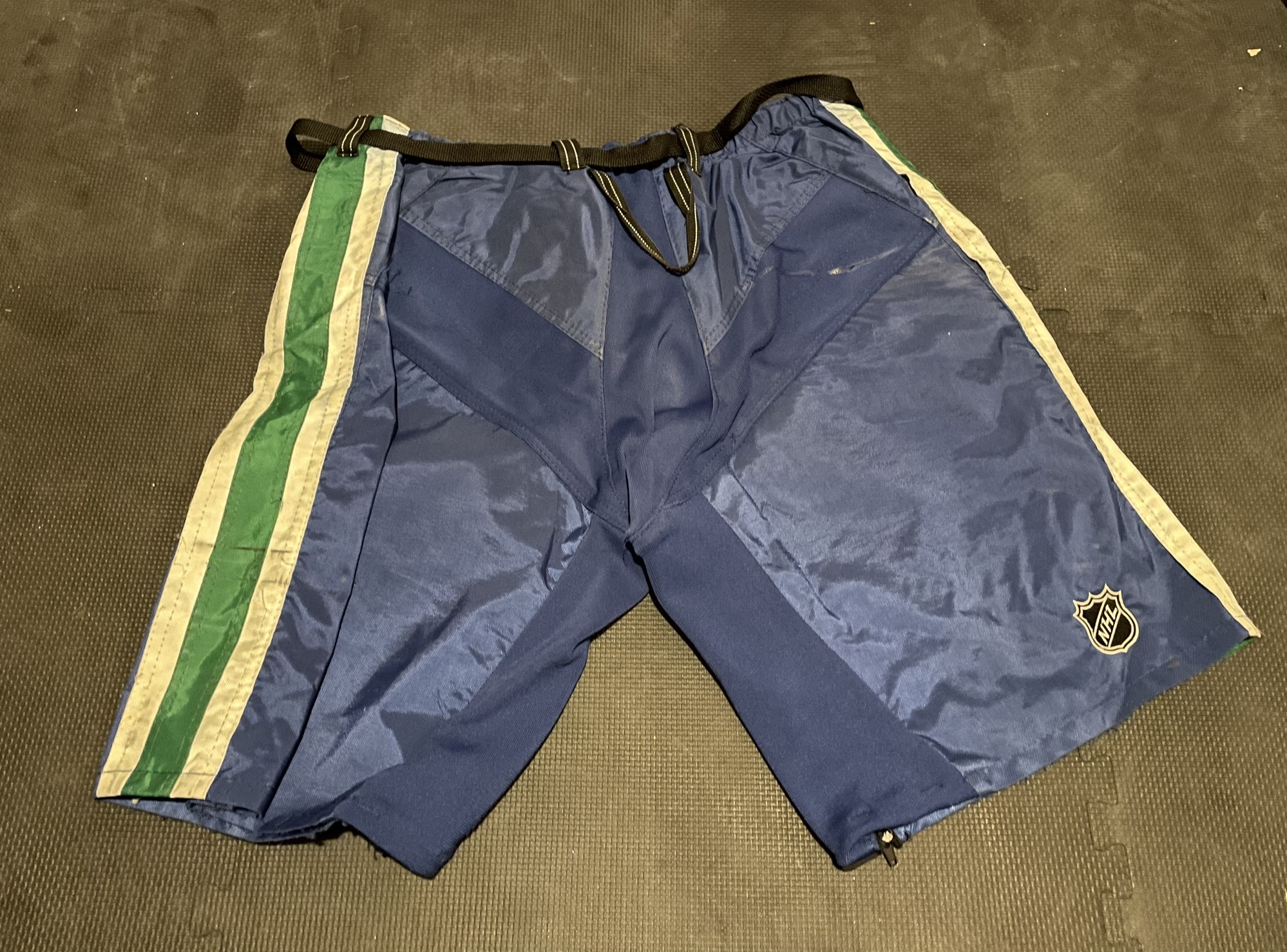 Vancouver Canucks XL Bauer Nexus Shell Hockey Pants Pro Stock Blue ...