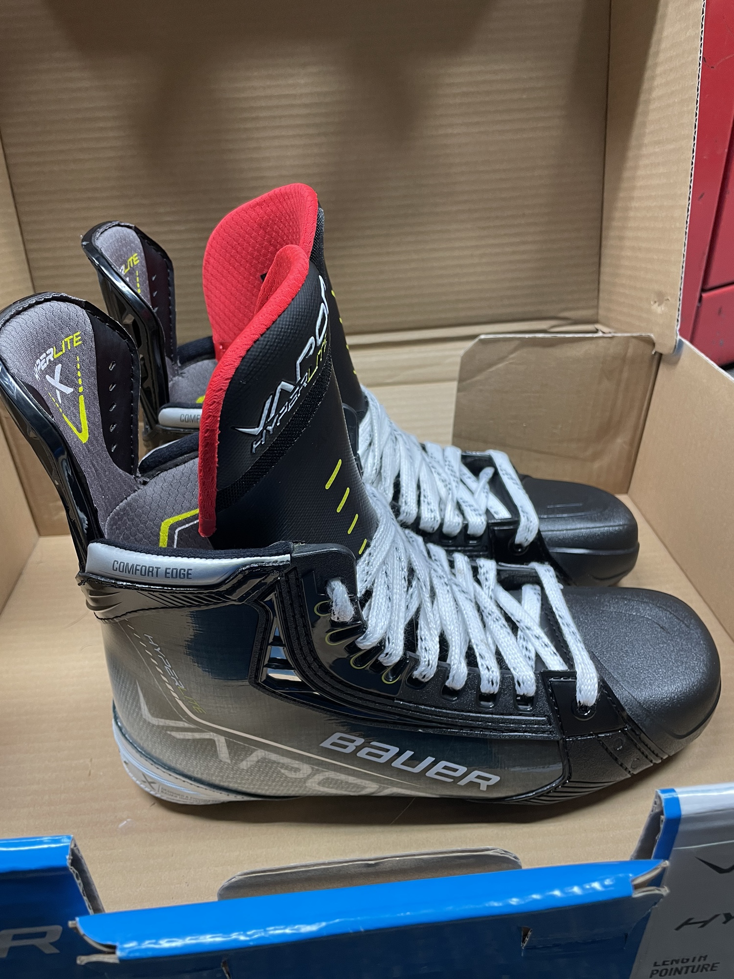 New Bauer Vapor Hyperlite Size 7 Fit 3 Skates *No Holders* | SidelineSwap