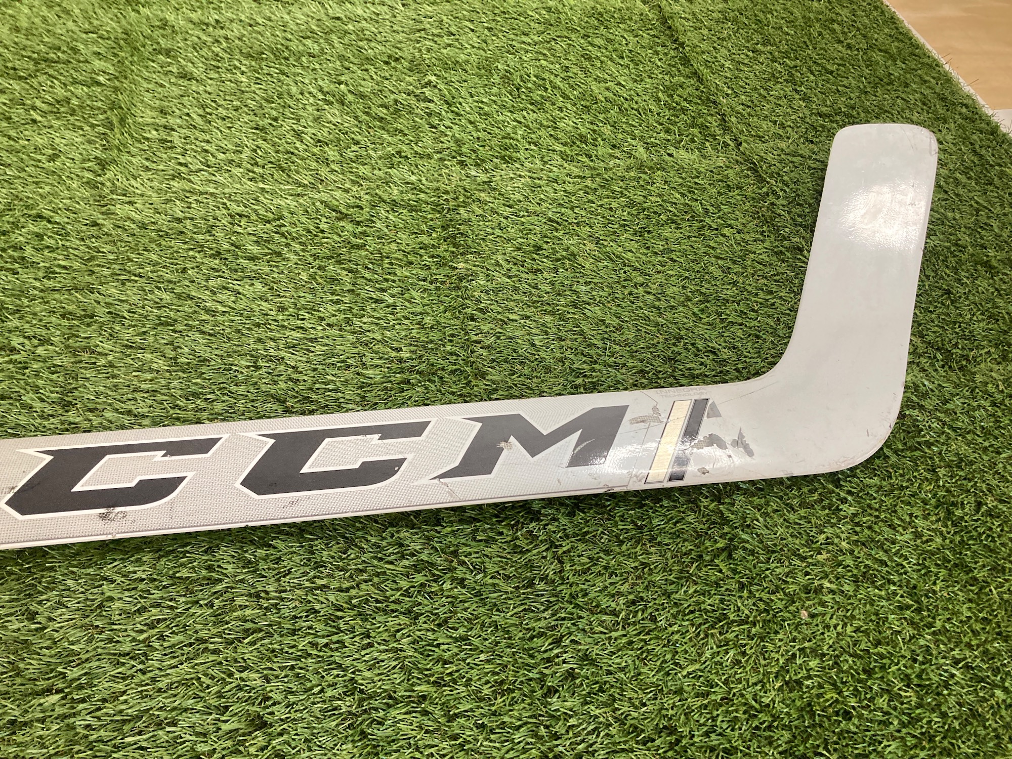 Used Senior CCM Extreme Flex 4 Regular Goalie Stick 27" | SidelineSwap