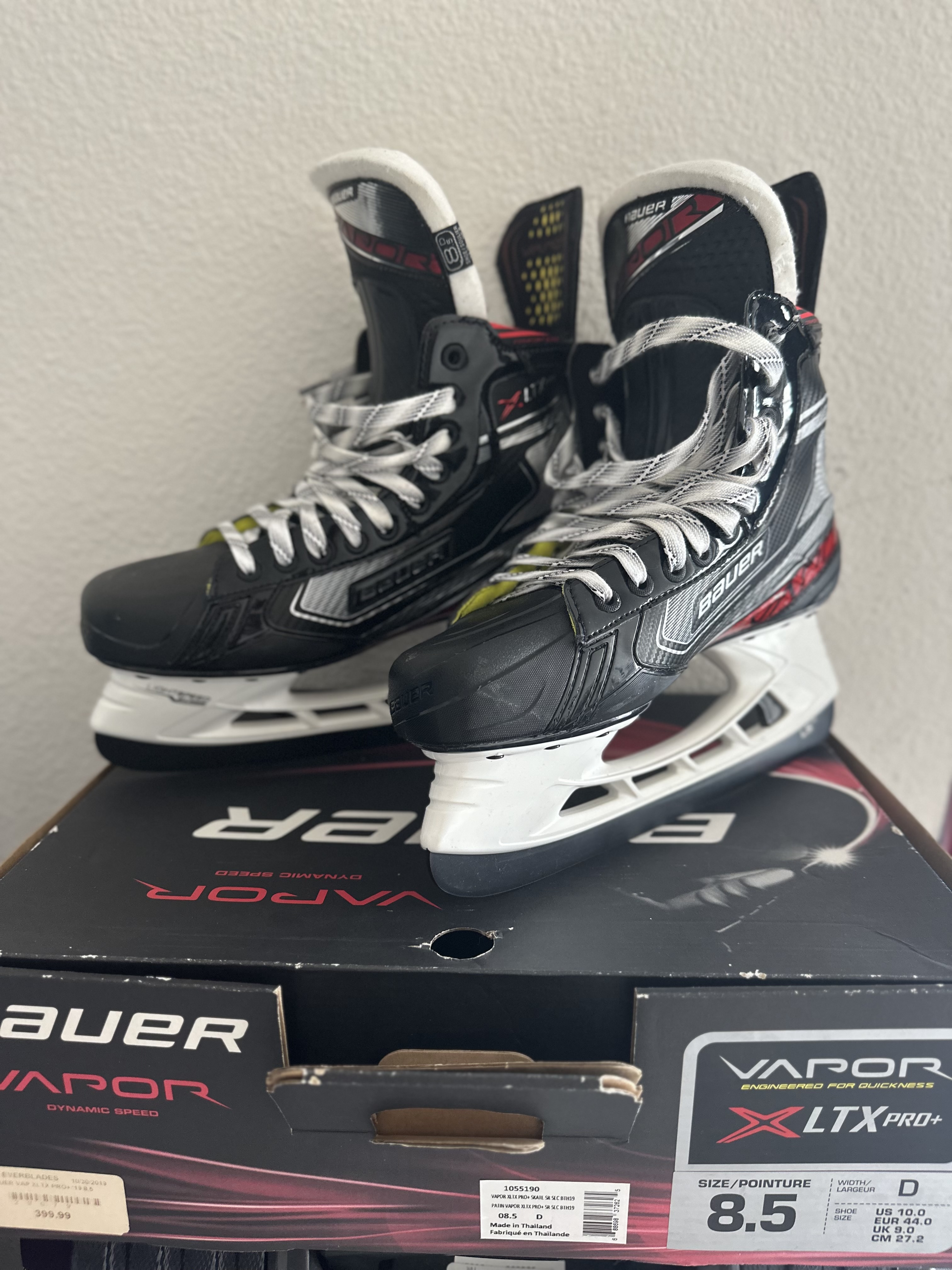 Senior New Bauer Vapor XLTX Pro+ Hockey Skates Regular Width Size 8.5 ...