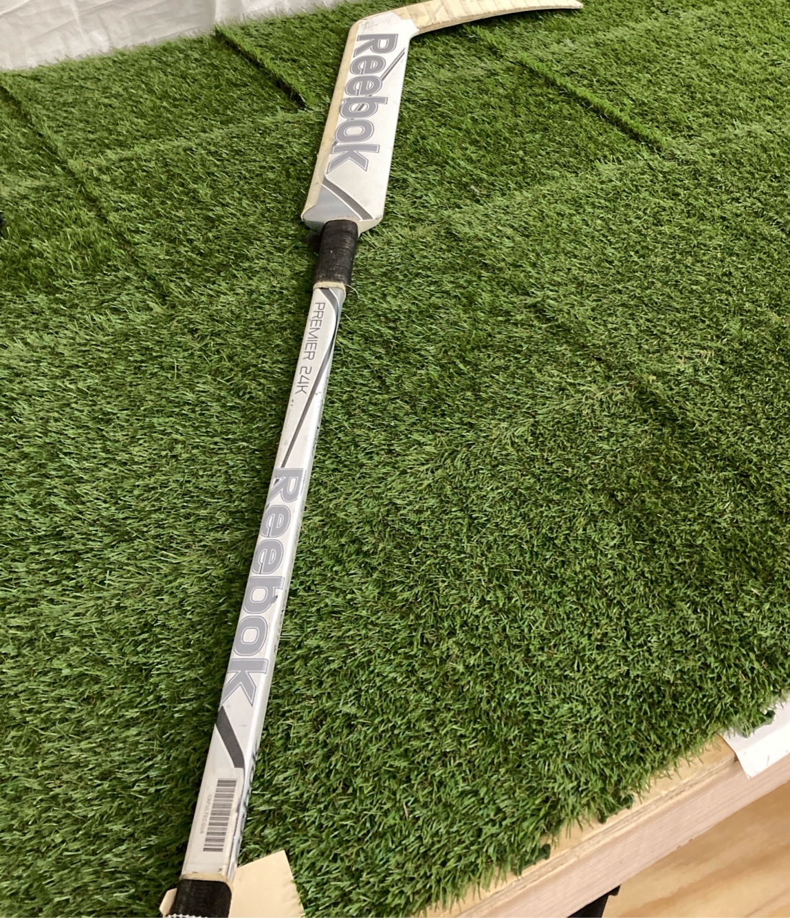 Used Junior Reebok Premier Regular Goalie Stick 21" | SidelineSwap