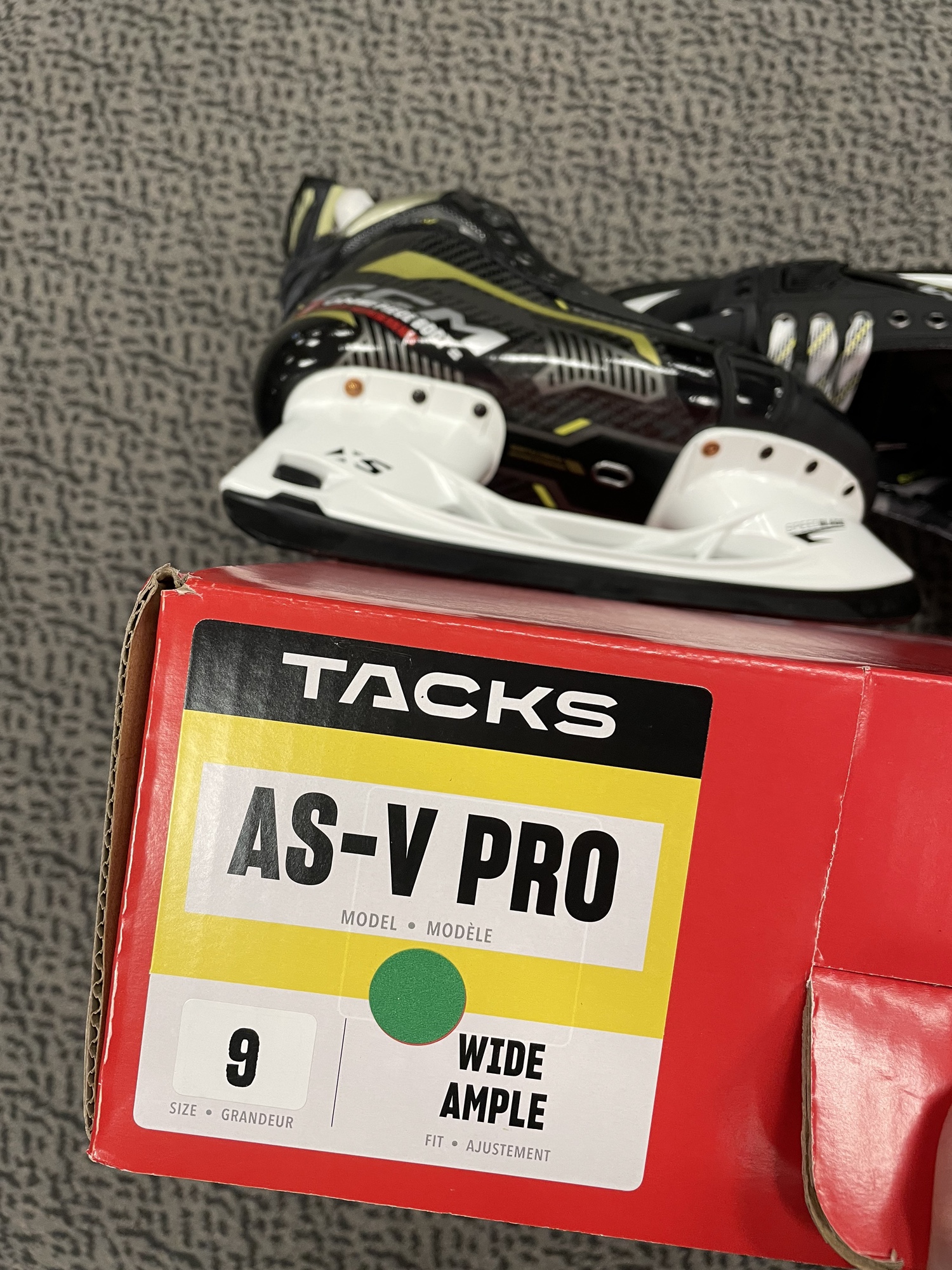 CCM ASV-Pro Size 9 Wide width skate | SidelineSwap