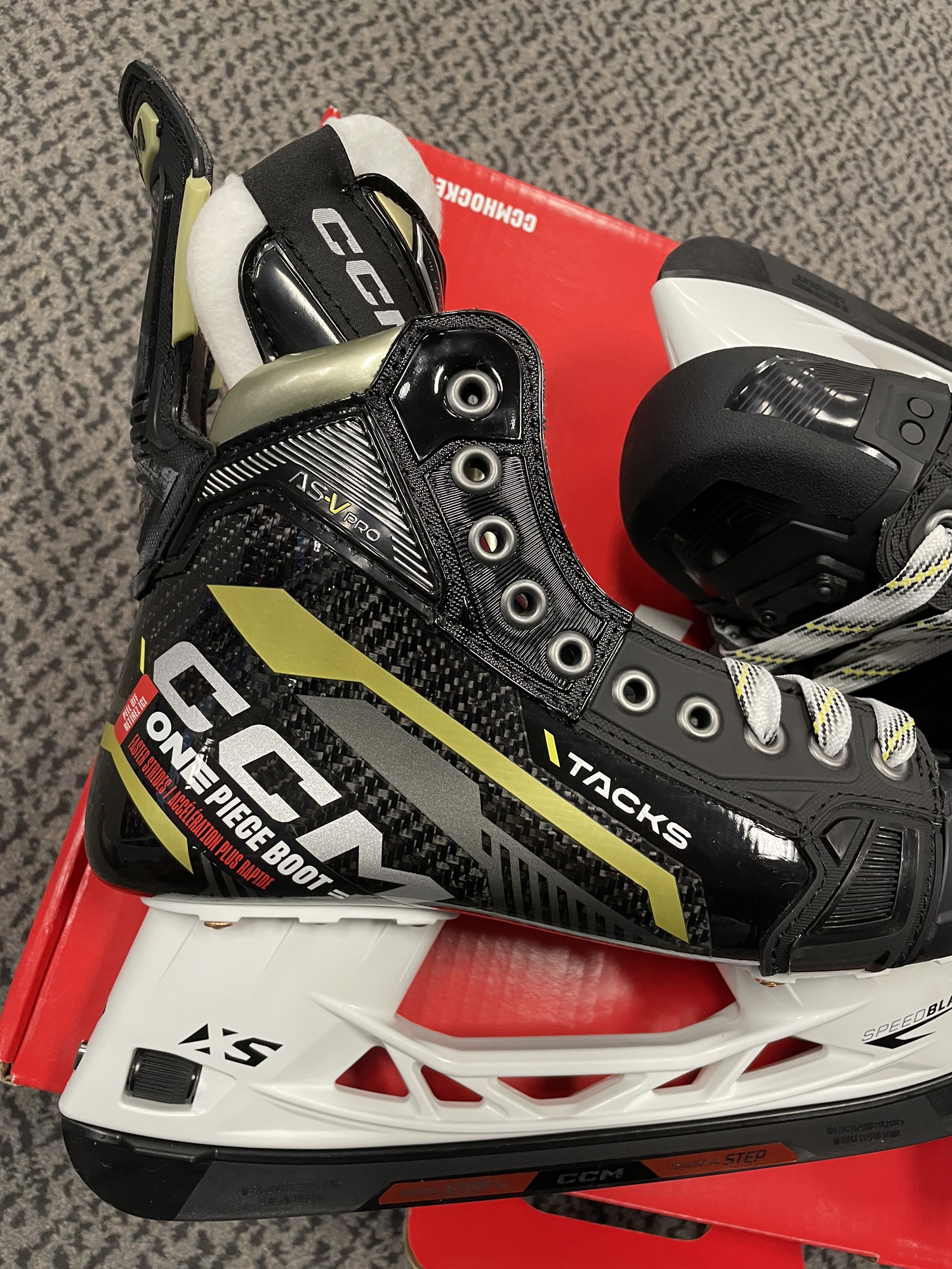 CCM Tacks AS-V Pro size 7 Wide width skates | SidelineSwap
