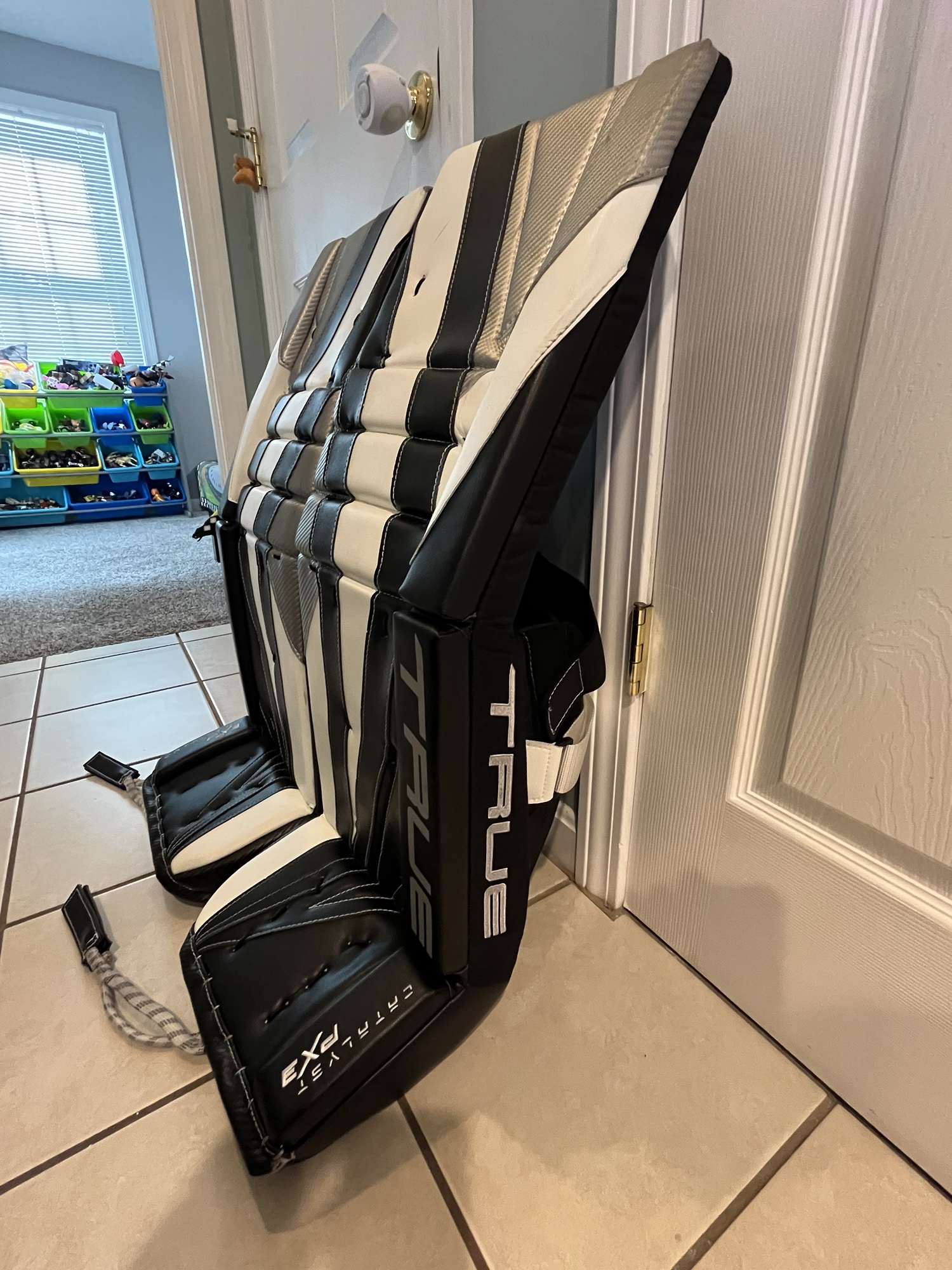 33" True Catalyst PX3 Goalie Leg Pads | SidelineSwap