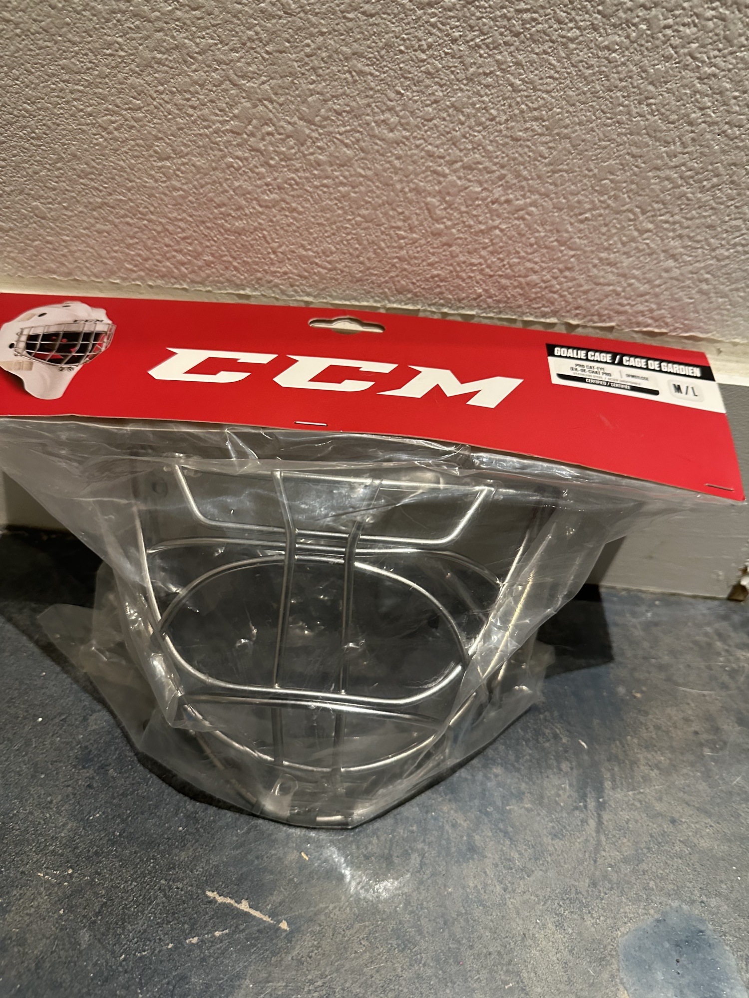 CCM Axis Certified Cats Eye Cage | SidelineSwap