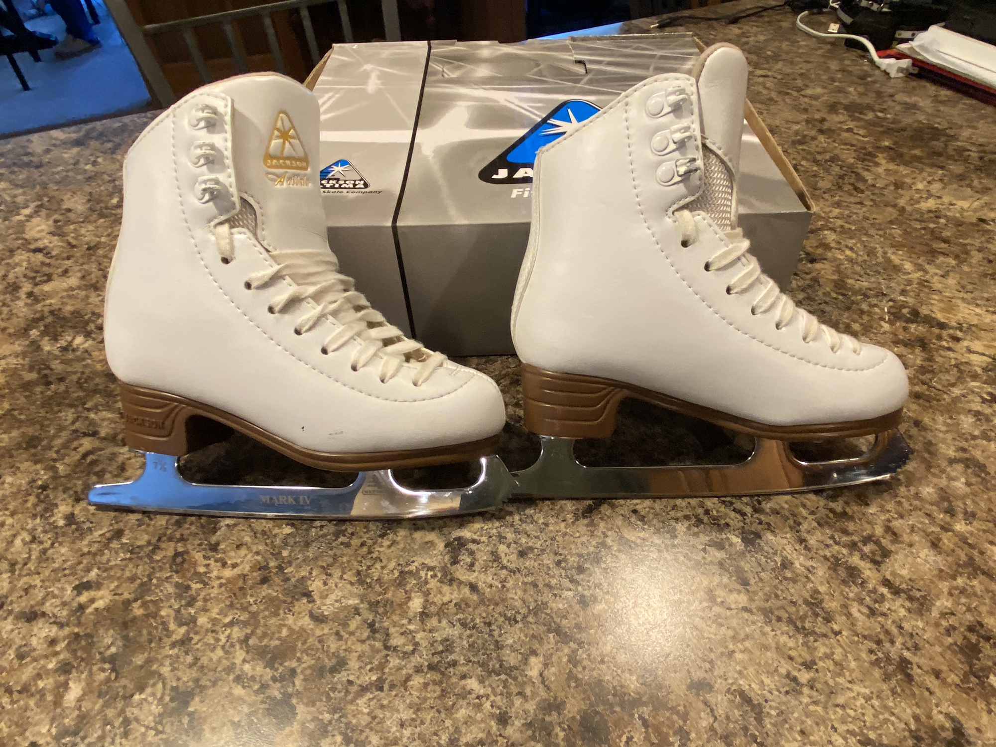 Jackson Artiste Figure Skates | SidelineSwap
