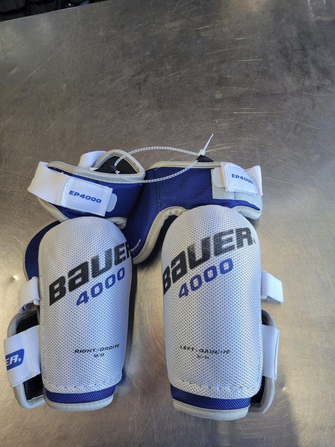 Used Bauer 4000 Md Hockey Elbow Pads | SidelineSwap