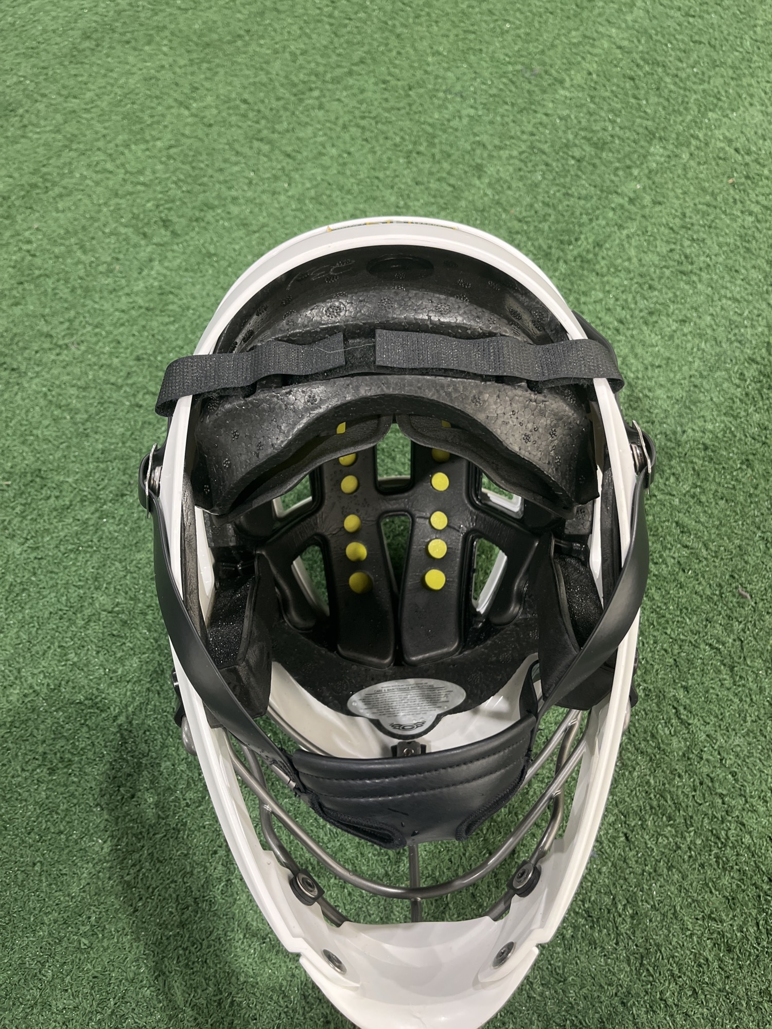 Used Cascade CS-R Youth Helmet | SidelineSwap