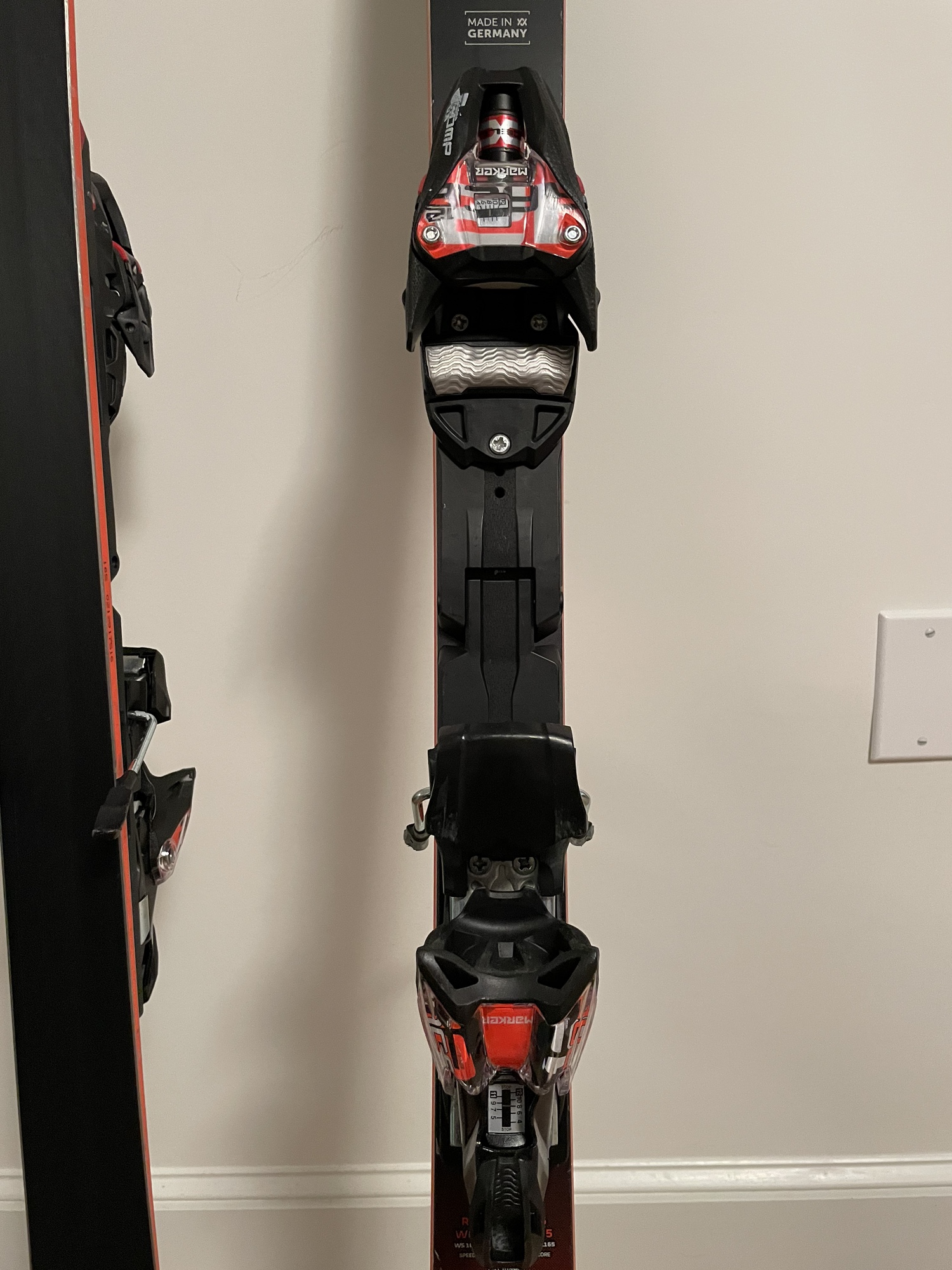 Used 2022-23 Volkl Racetiger GS w/Marker XComp 12 Bindings | SidelineSwap