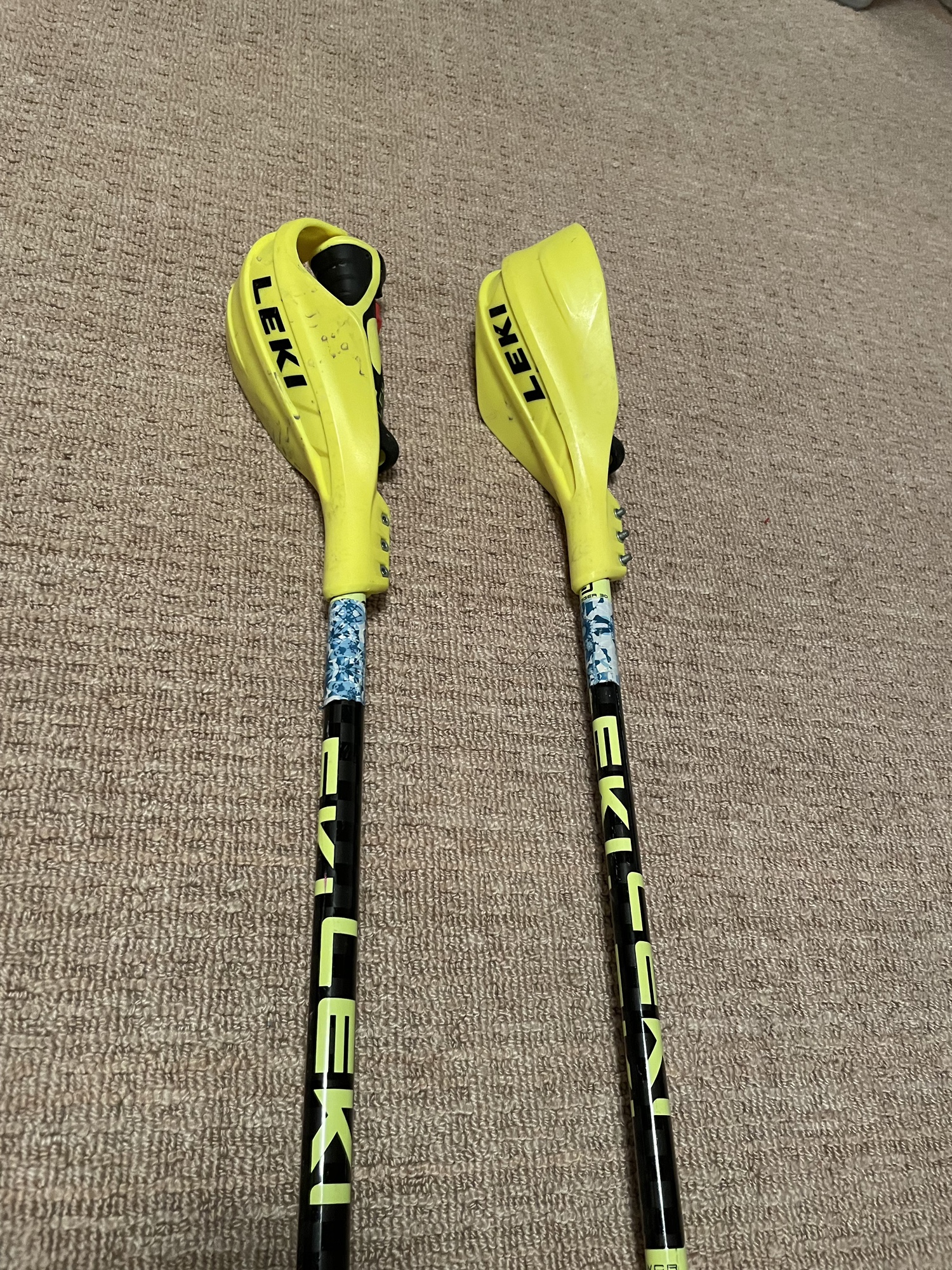 Leki World Cup Lite SL Ski Poles (Pink) w/ Guards | SidelineSwap