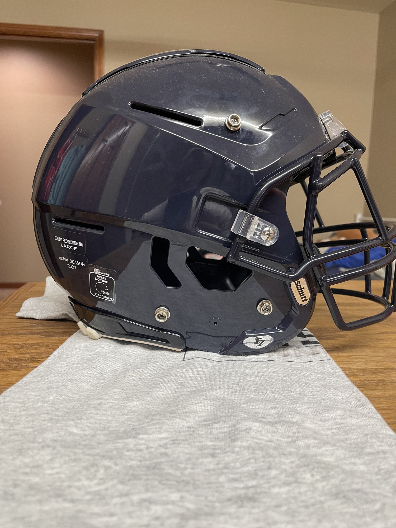 Schutt F7 football helmet | Adult Large | SidelineSwap