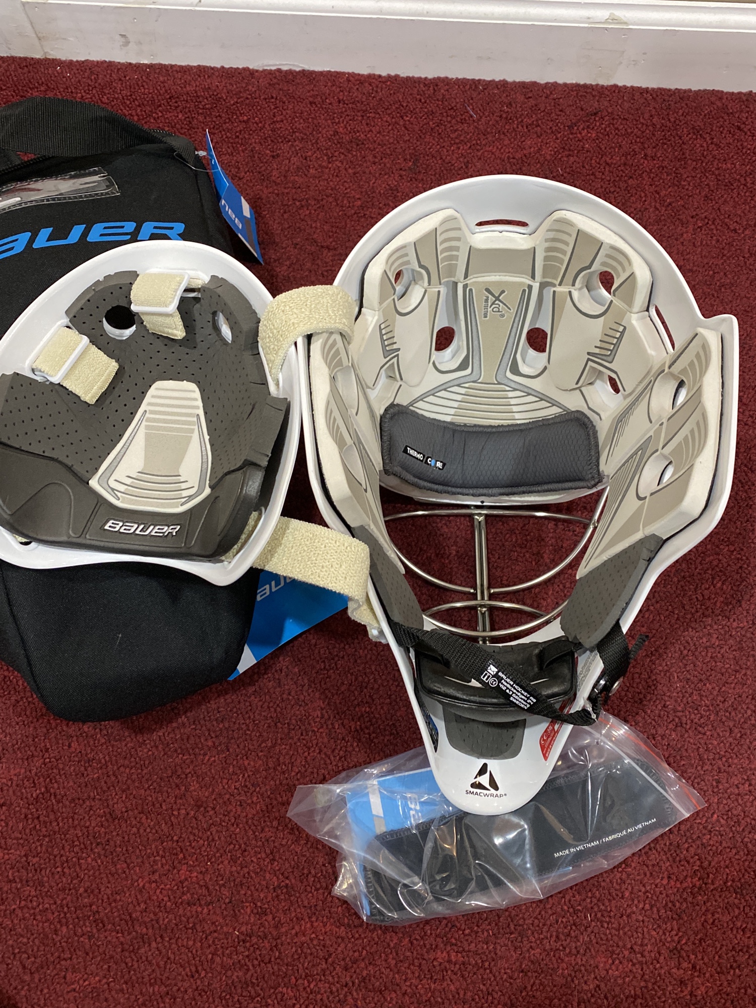 New Bauer 960 Goalie Mask W/Cat-eye Cage Size Medium Item#MHGM ...