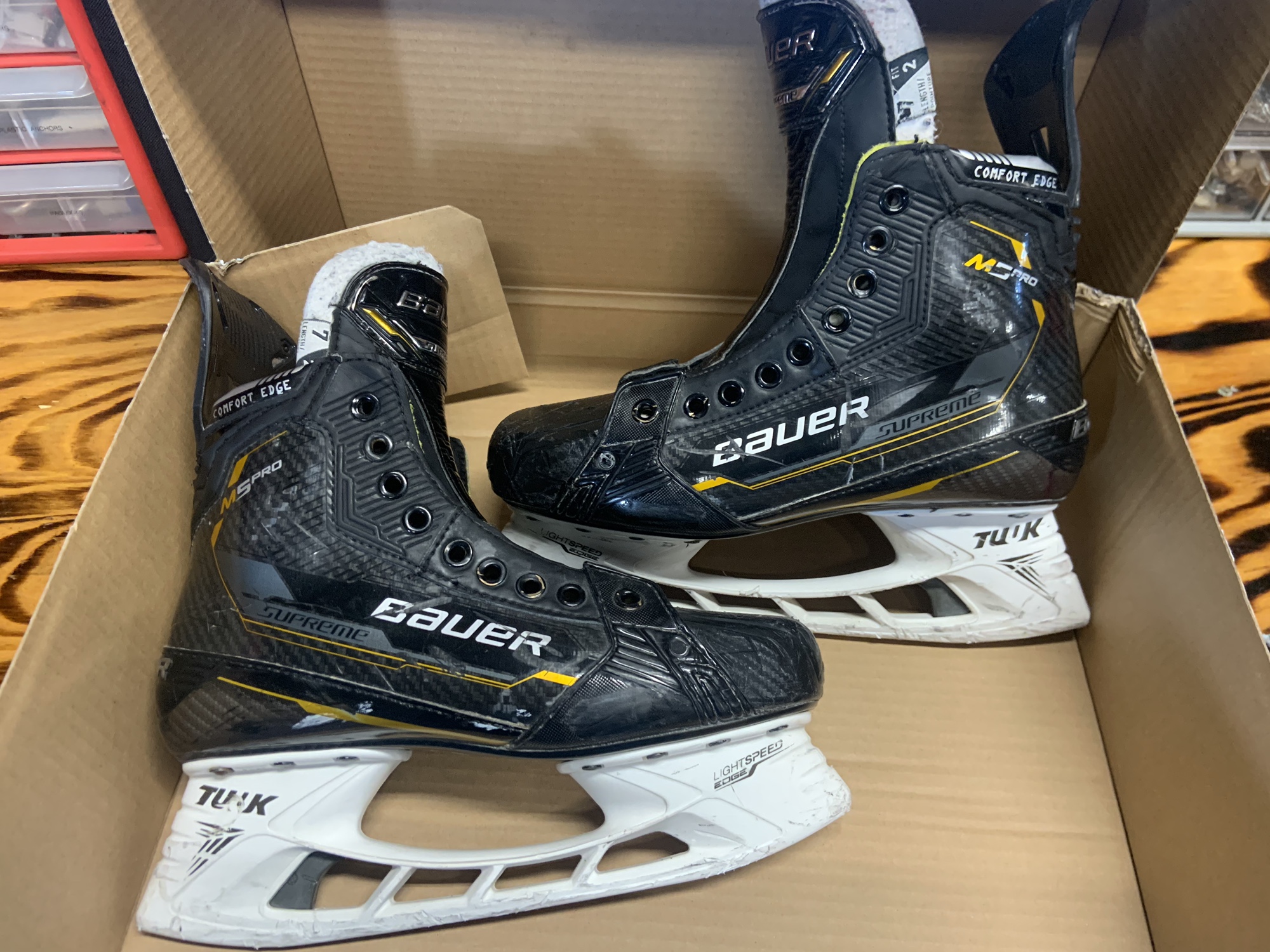 Bauer Supreme M5 Pro Hockey Skates Size 7 Fit 2 | SidelineSwap
