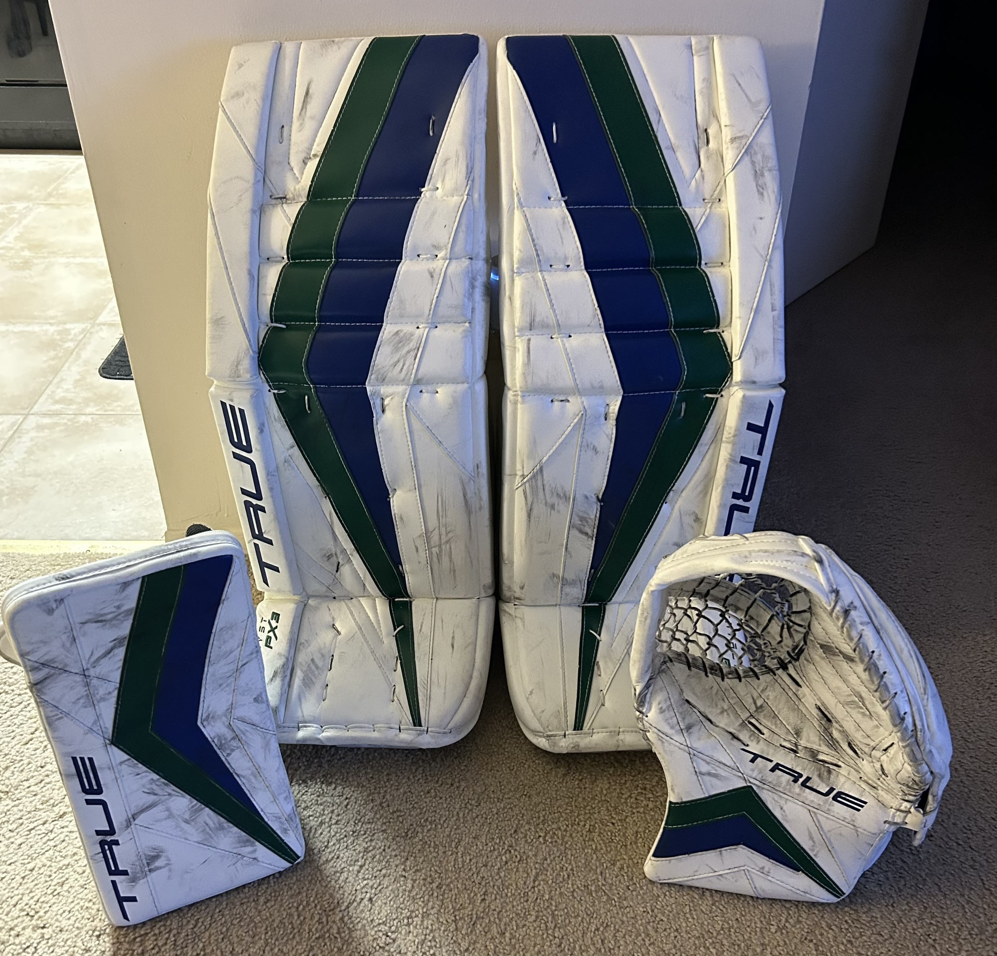 True Catalyst PX3 Sr Pro Custom Goalie Full Set Used 33+1.5 | SidelineSwap