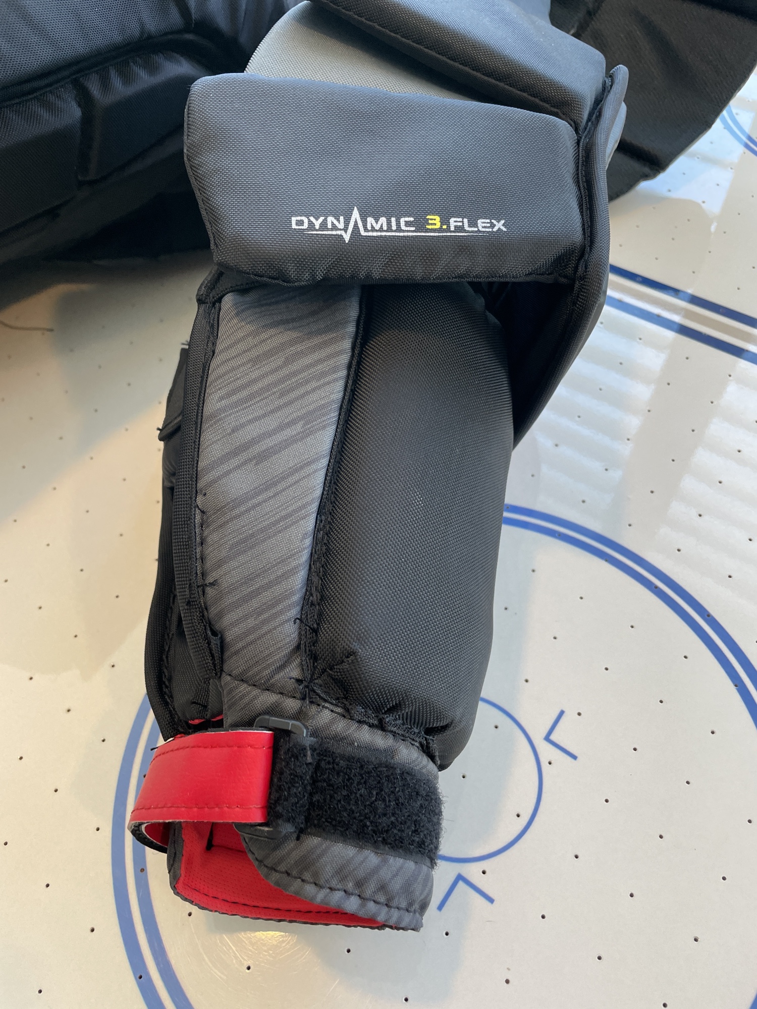 XL Bauer Vapor Hyperlite 2 Senior Goalie Chest & Arm Protector ...