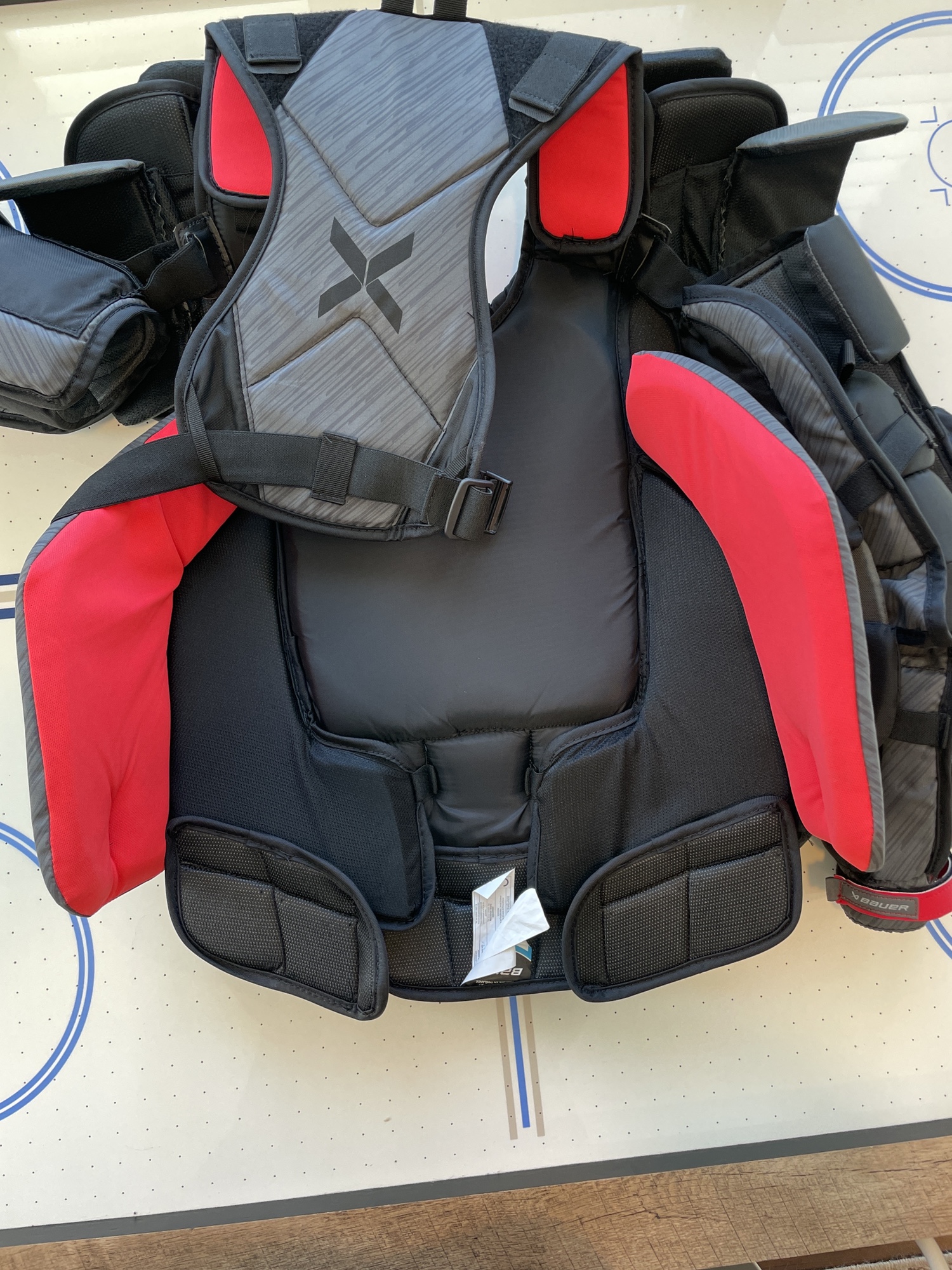 XL Bauer Vapor Hyperlite 2 Senior Goalie Chest & Arm Protector ...