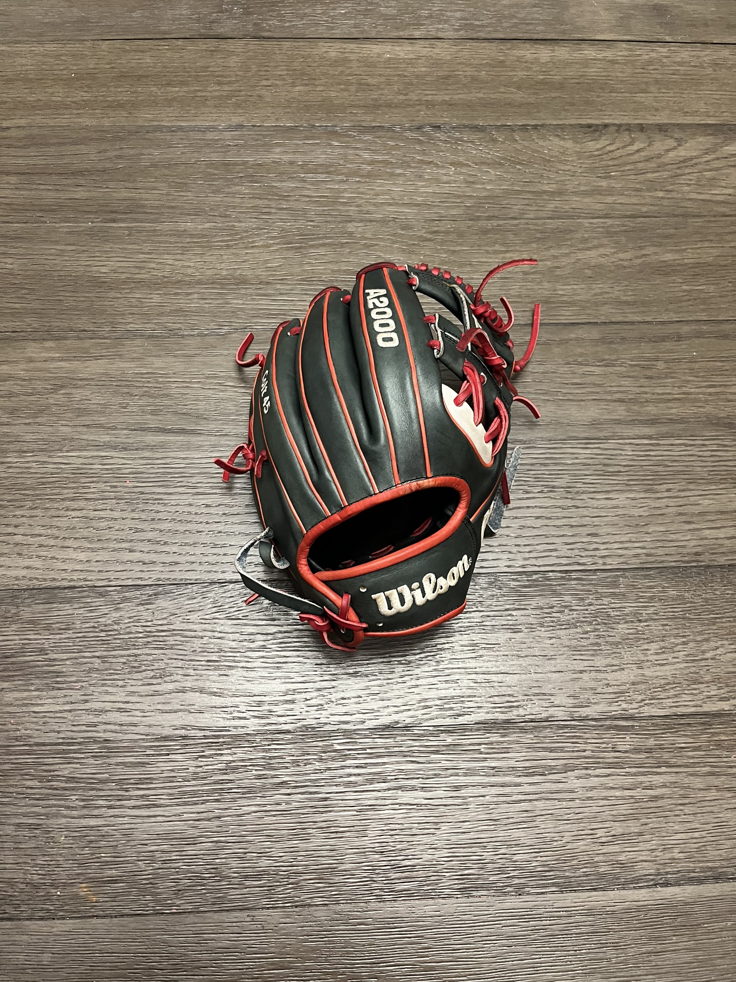 Custom Wilson A2000 1975 11.75” I Web | SidelineSwap
