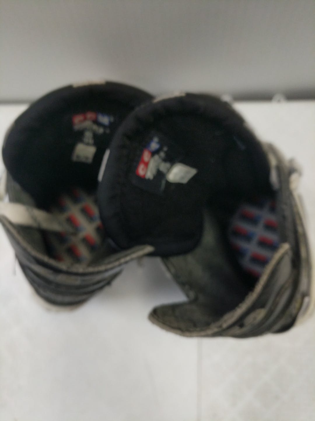 Used Ccm 652 Super Tacks Junior 06 Ice Hockey Skates | SidelineSwap