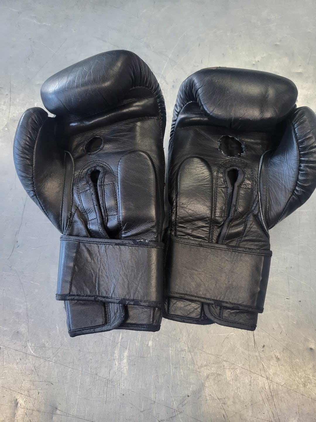 Used Senior 16 Oz Boxing Gloves | SidelineSwap