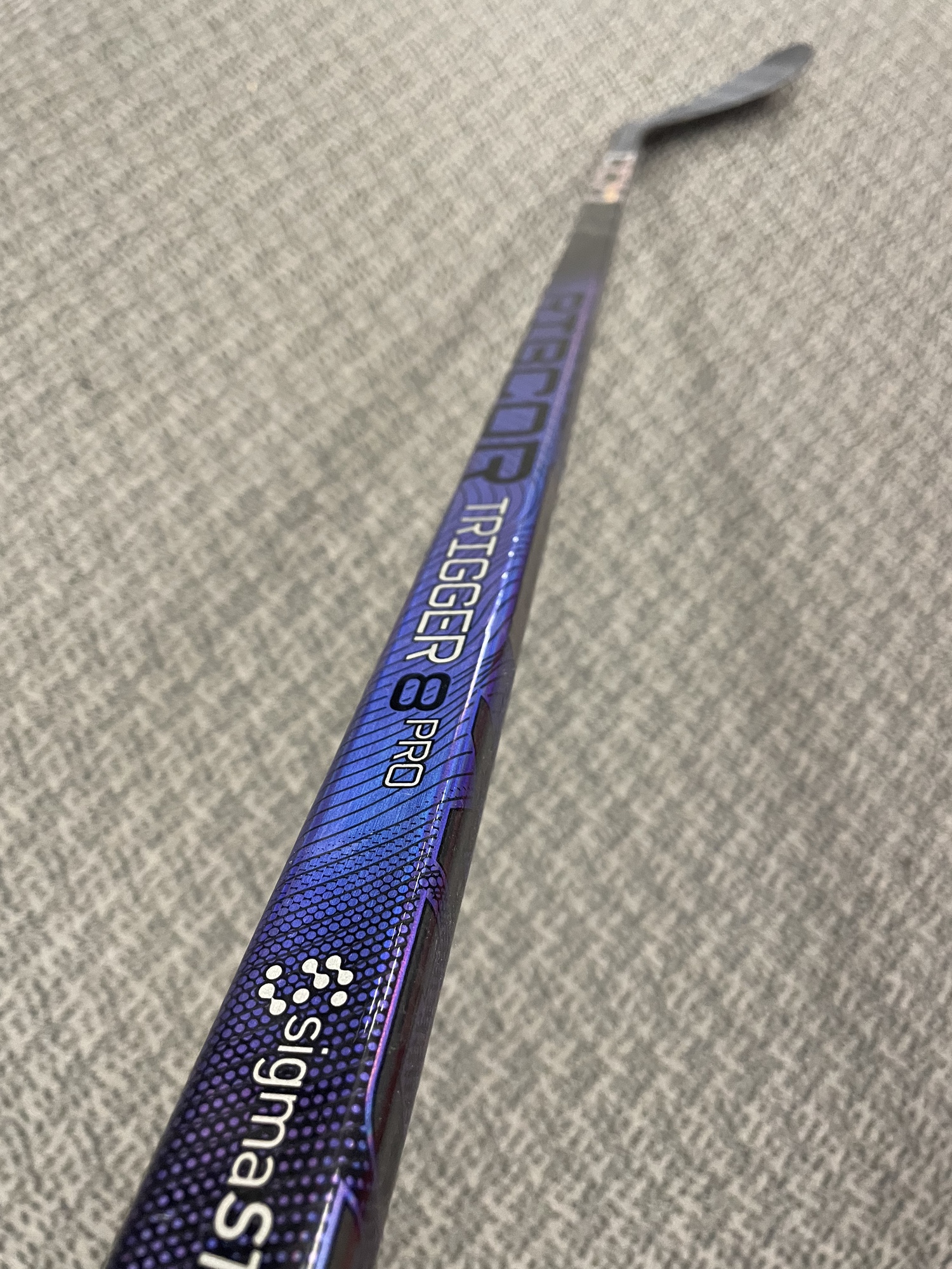 CCM Trigger 8 Pro 55 flex P28 curve right hand stick | SidelineSwap