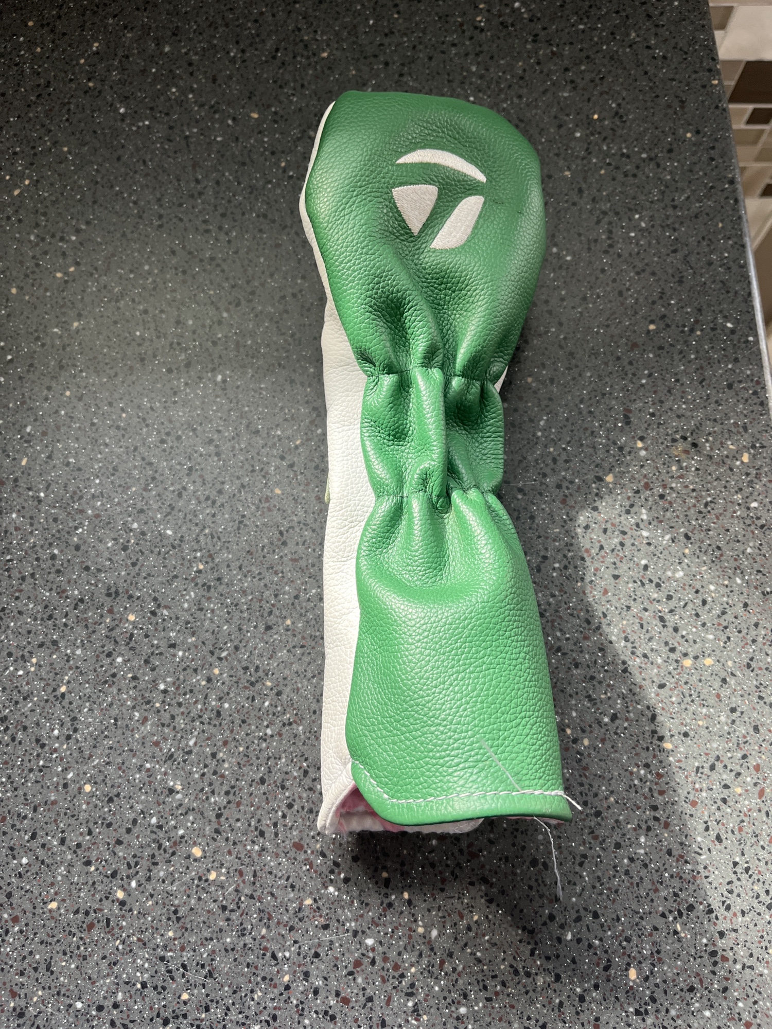 Taylormade 2022 masters hybrid cover | SidelineSwap