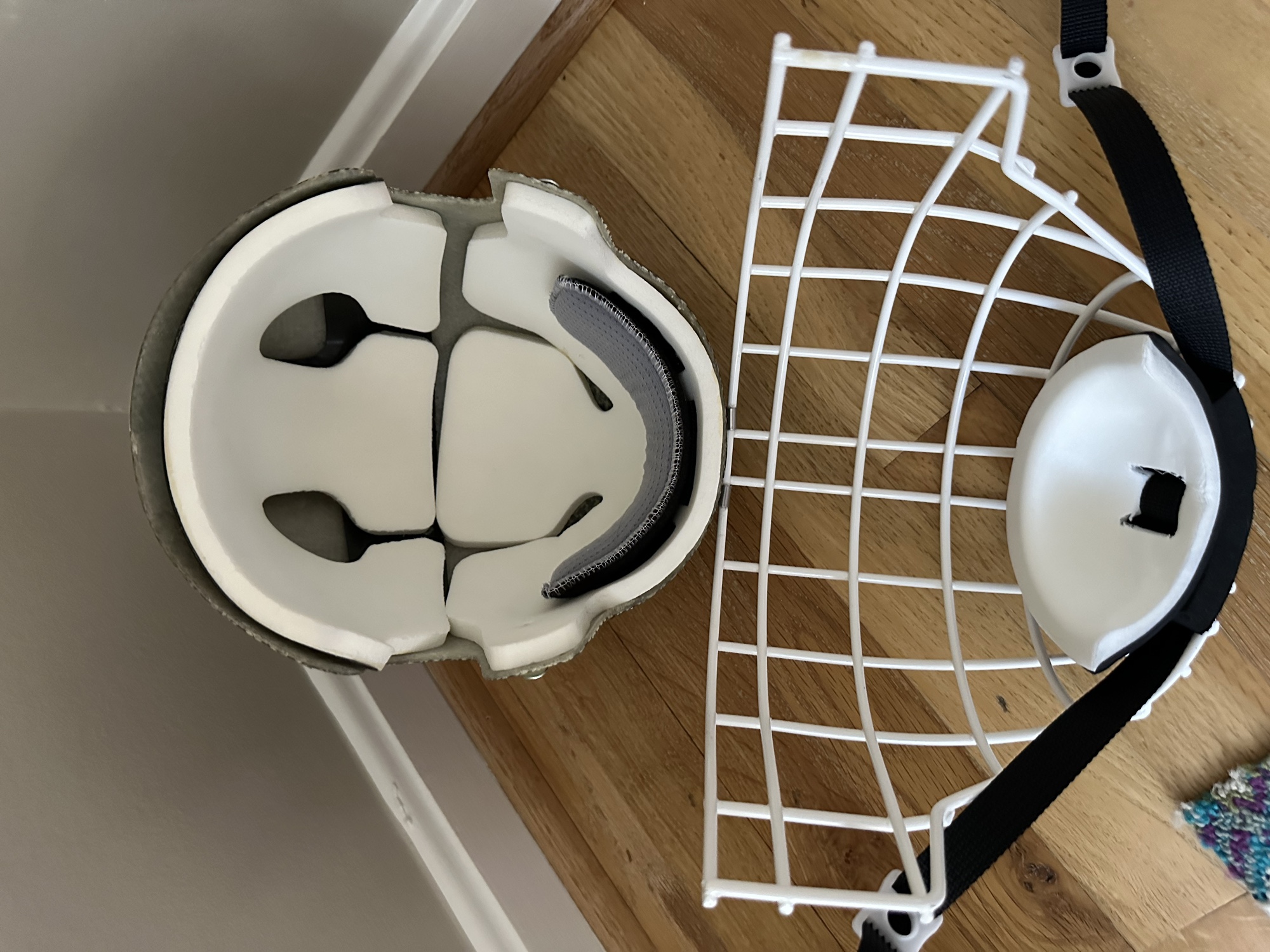 REY Modern Composite Kevlar Combo Goalie Mask Cage Mage | SidelineSwap