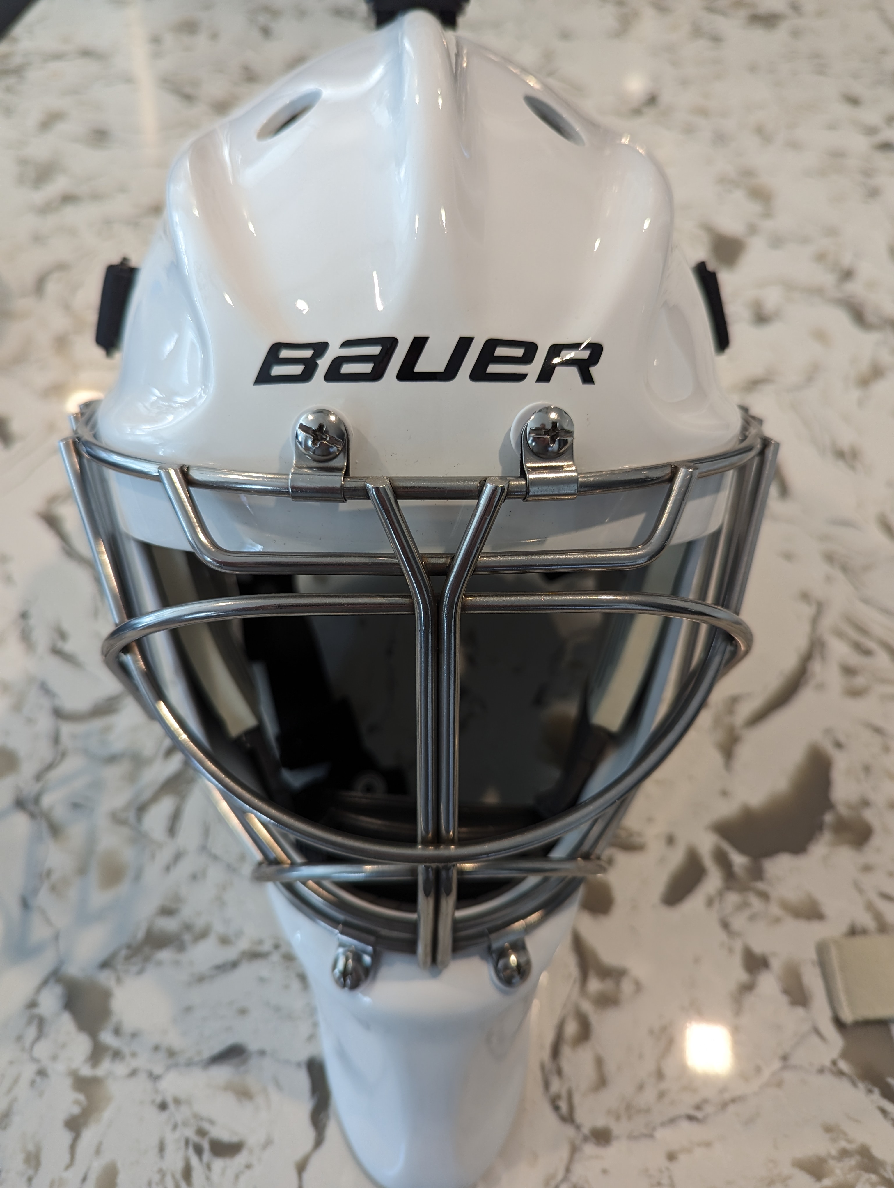 Senior New Bauer 960 Goalie Mask | SidelineSwap