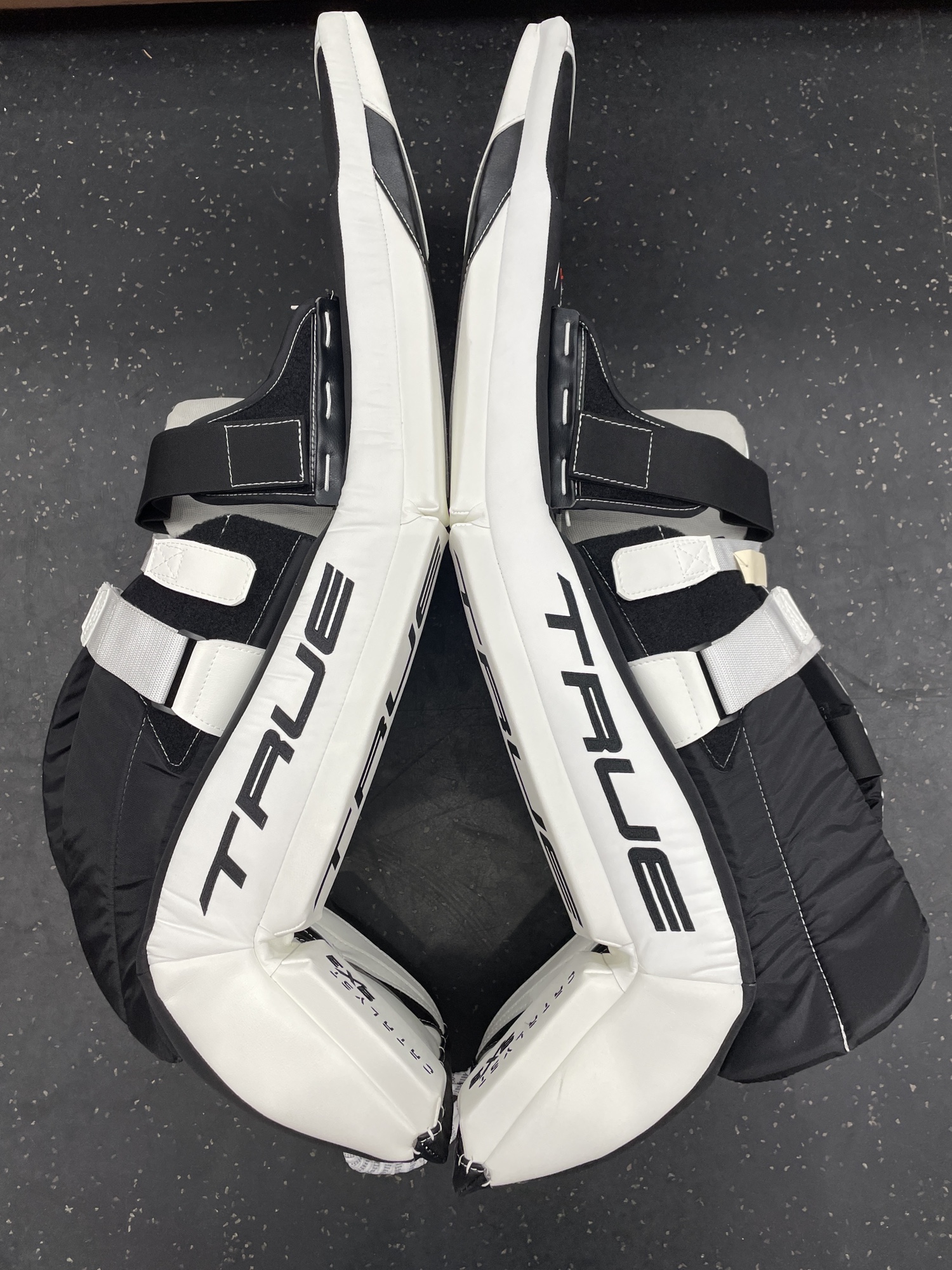 True Catalyst 9X3 Goalie Full Set 34+2" | SidelineSwap