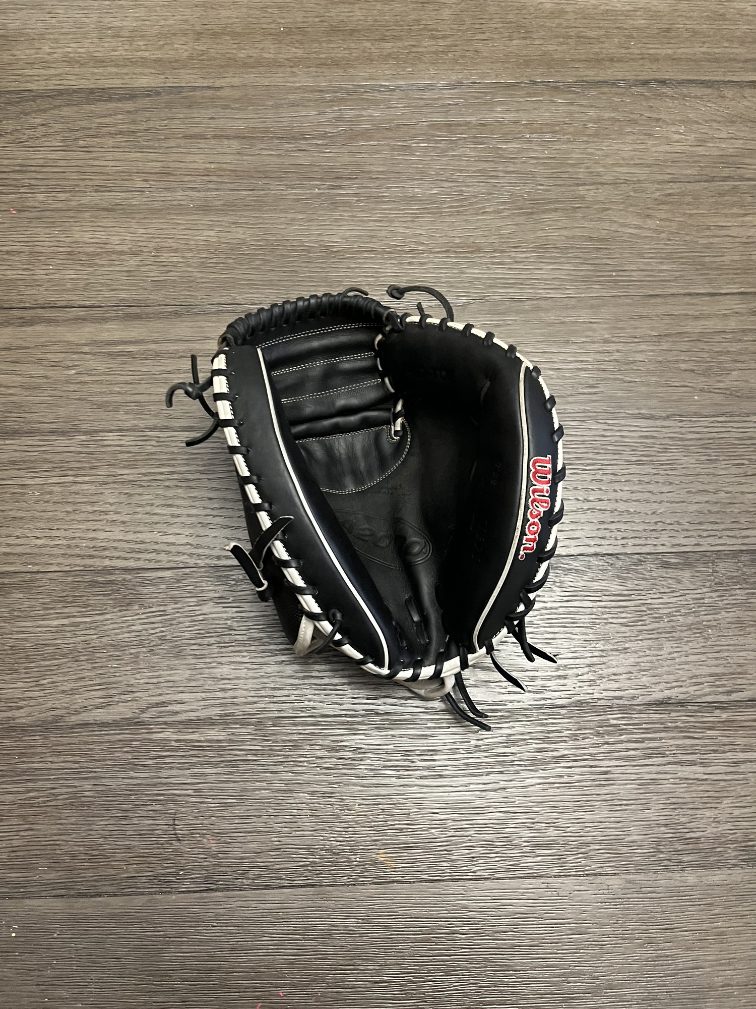 Wilson A2000 M1D 33.5” Catchers Mitt | SidelineSwap