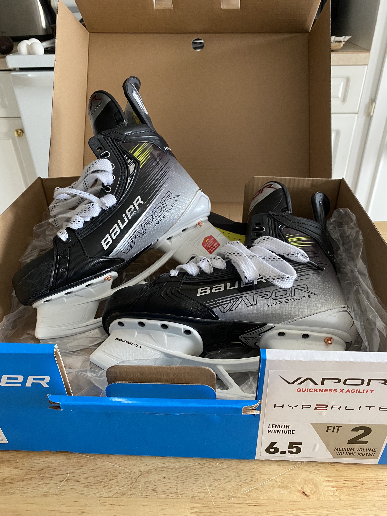 New Bauer Size 6.5 Vapor Hyperlite 2 Hockey Skates | SidelineSwap