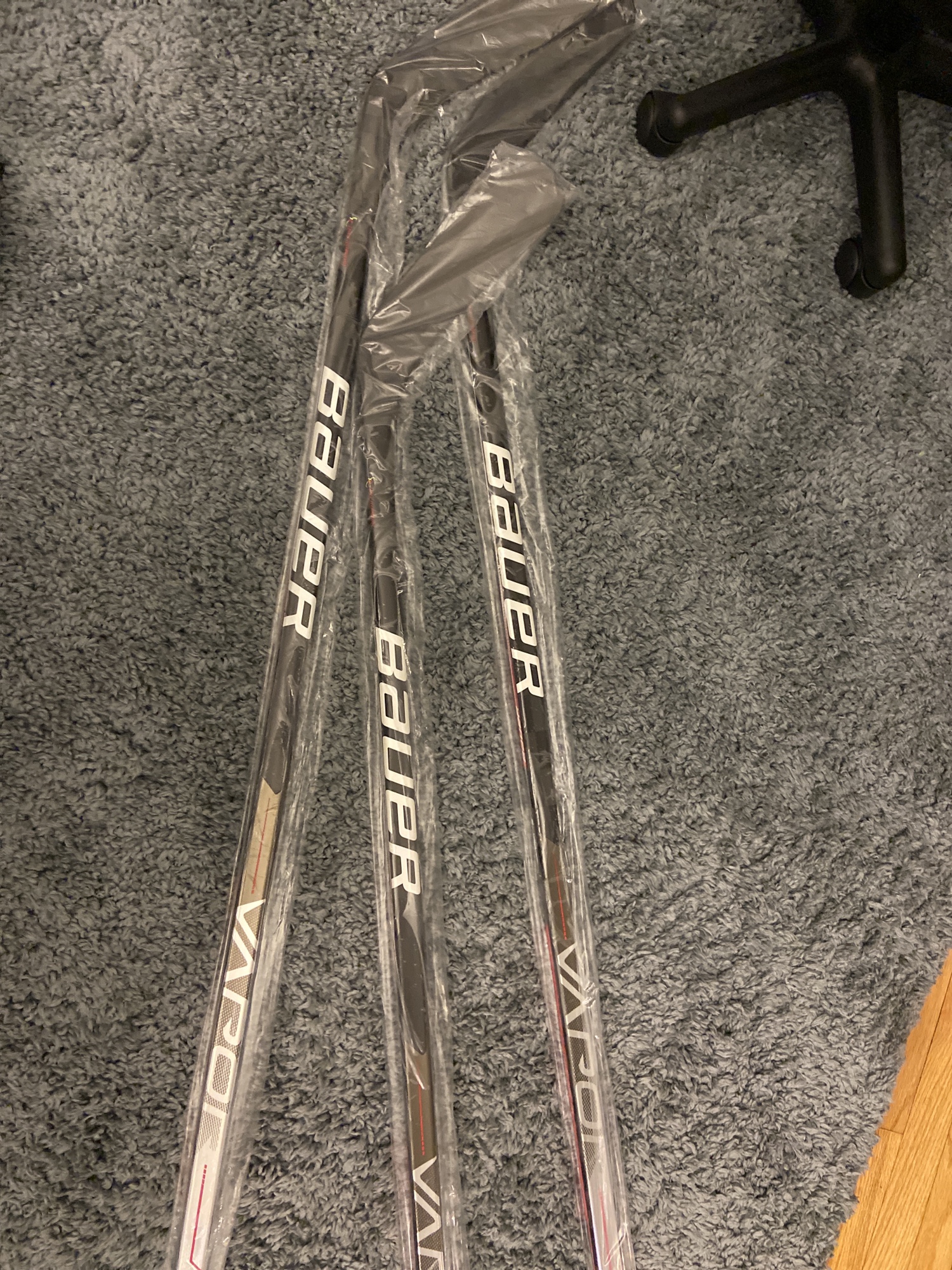 Senior Right Handed P14 Vapor Hyperlite Hockey Stick 77 Flex | SidelineSwap