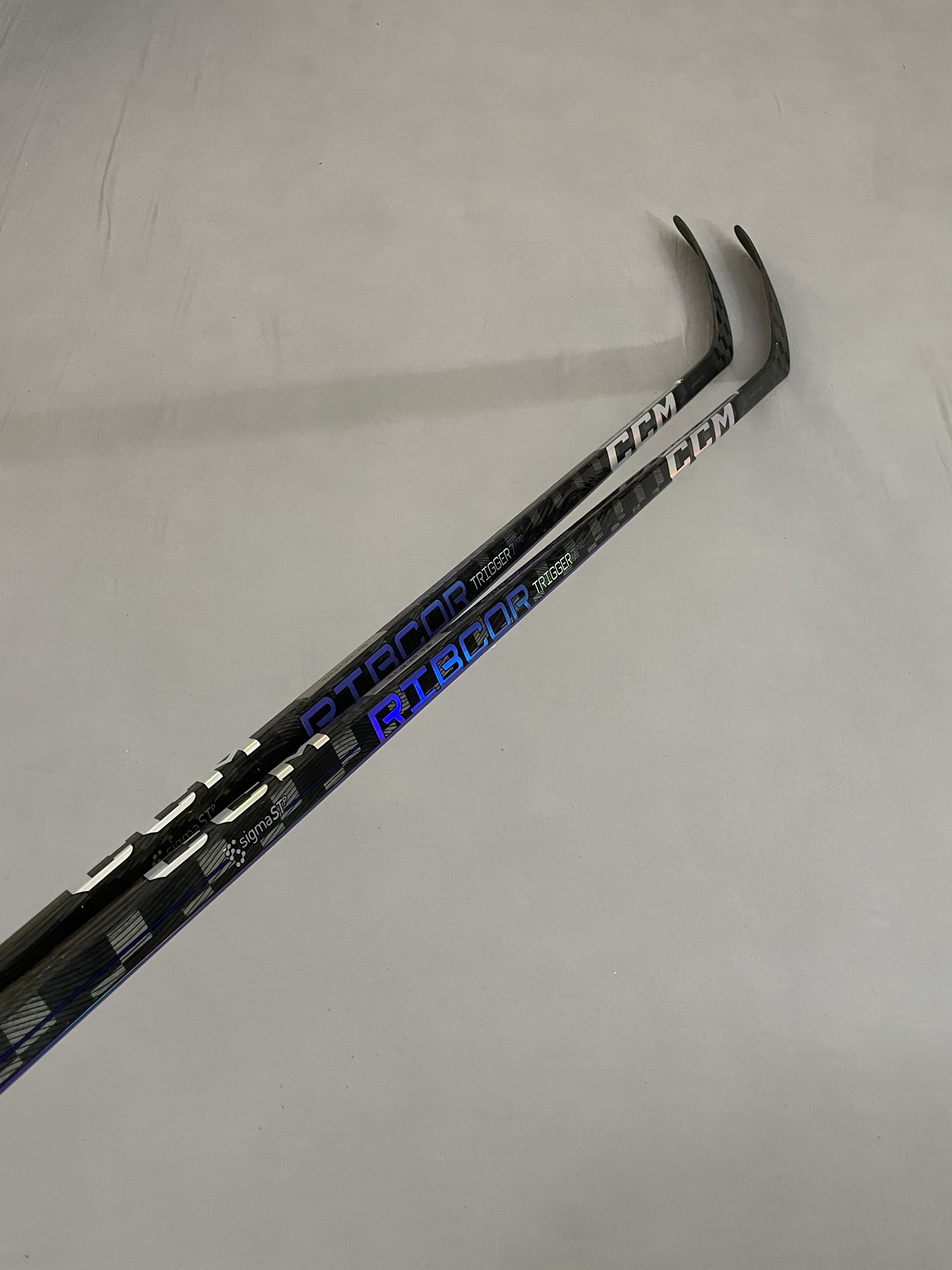 *2 Pack* of Like New Senior CCM Right Handed RibCor Trigger 7 Pro ...