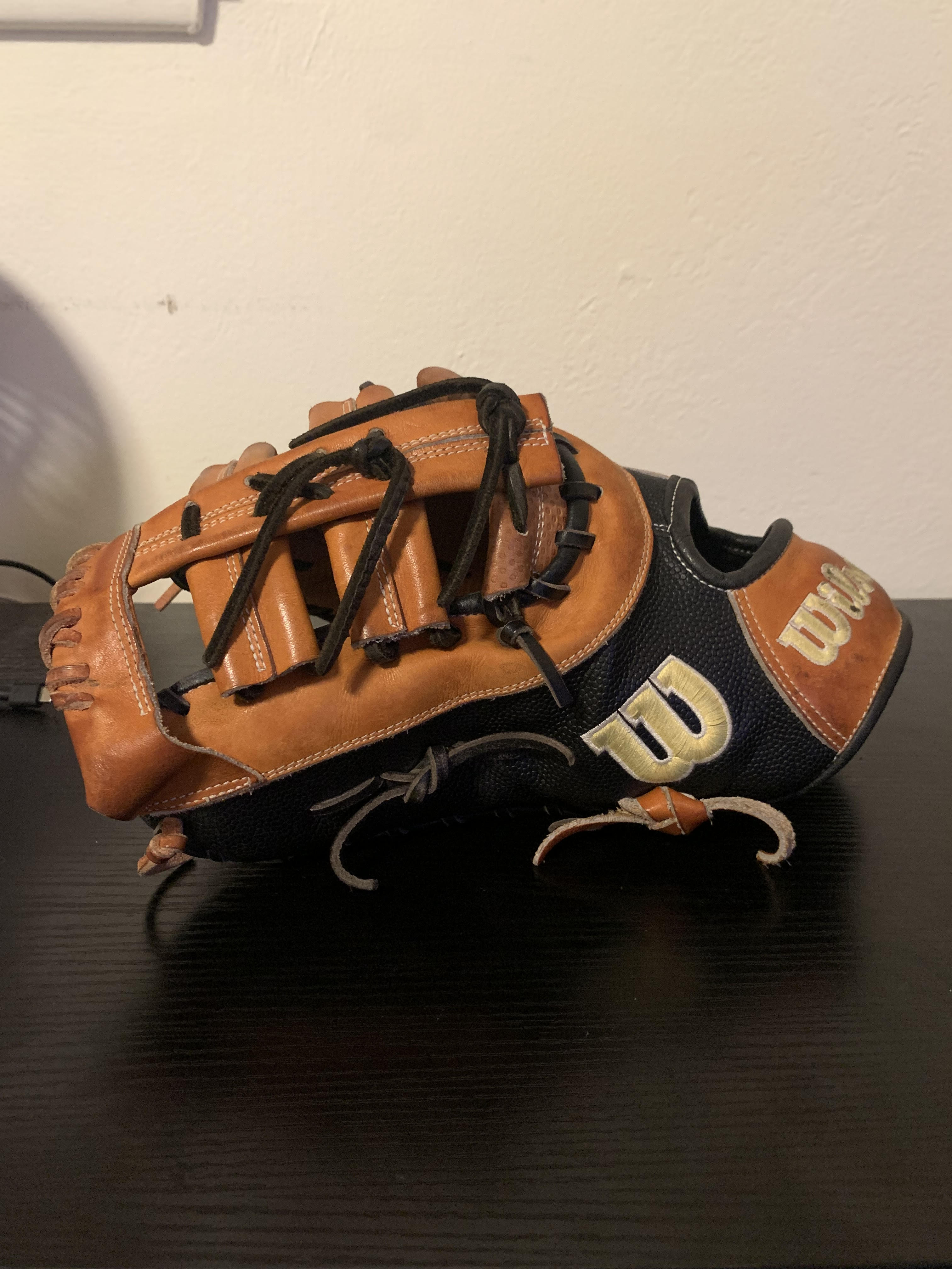 Used 2021 Left Hand Throw Wilson First Base A2000 Baseball Glove 12.5 ...