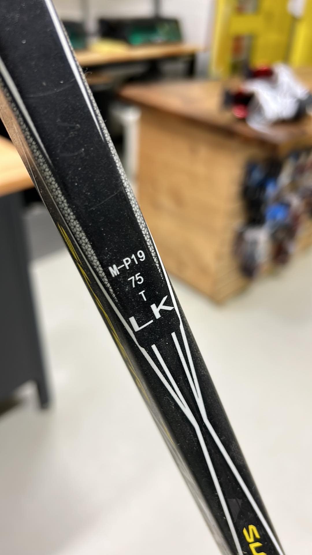 P19 | 75 Flex NEW! Senior CCM Right Handed Super Tacks 2.0 Hockey Stick ...