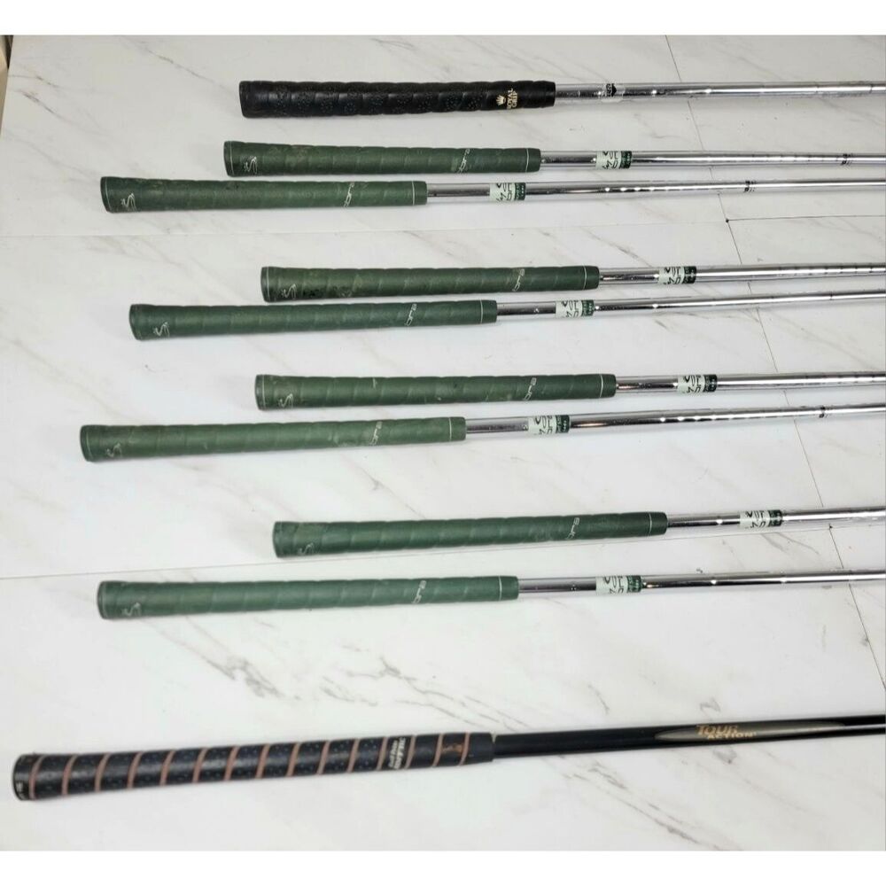 Cobra Lady Golf Set With Brand New Golf Bag | SidelineSwap