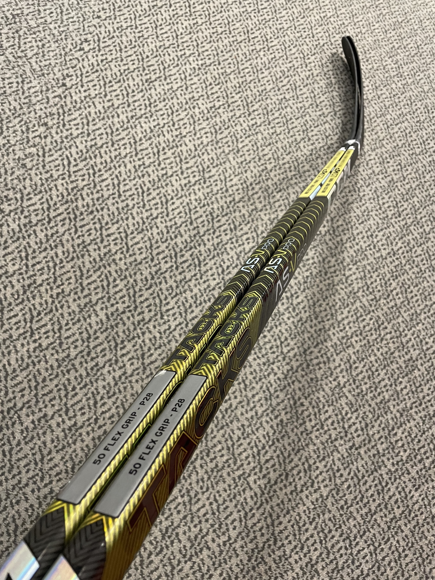 2-Pack CCM AS-V Pro 50 flex P28 curve right hand sticks | SidelineSwap